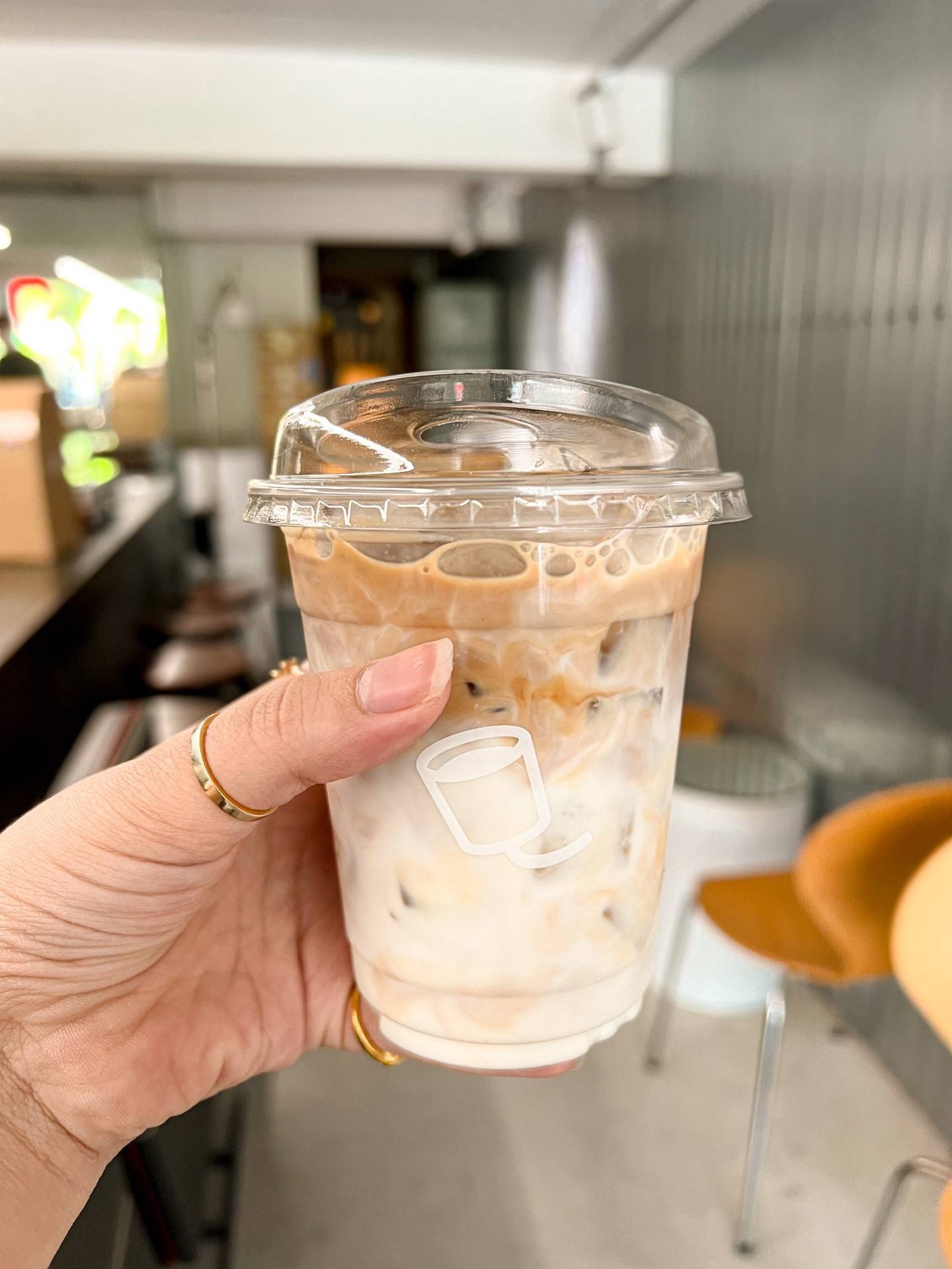 รีวิว sound pop coffee - 📍Sound Pop Coffee Sukhumvit 8