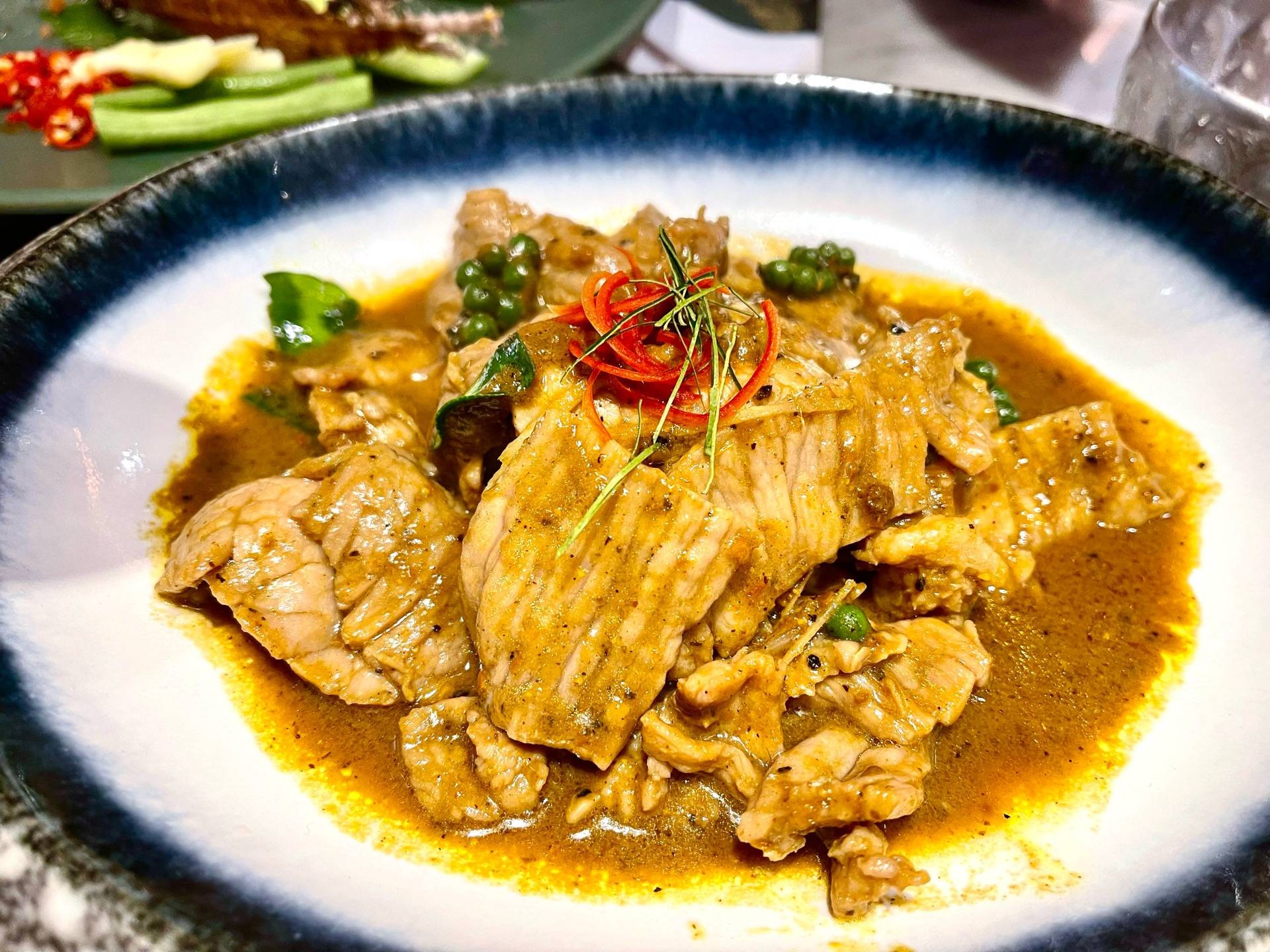 เนื้อโคขุนคั่วพริก ร้าน ขมิ้น Camin Cuisine & Cafe เซ็นทรัลเวิลด์
