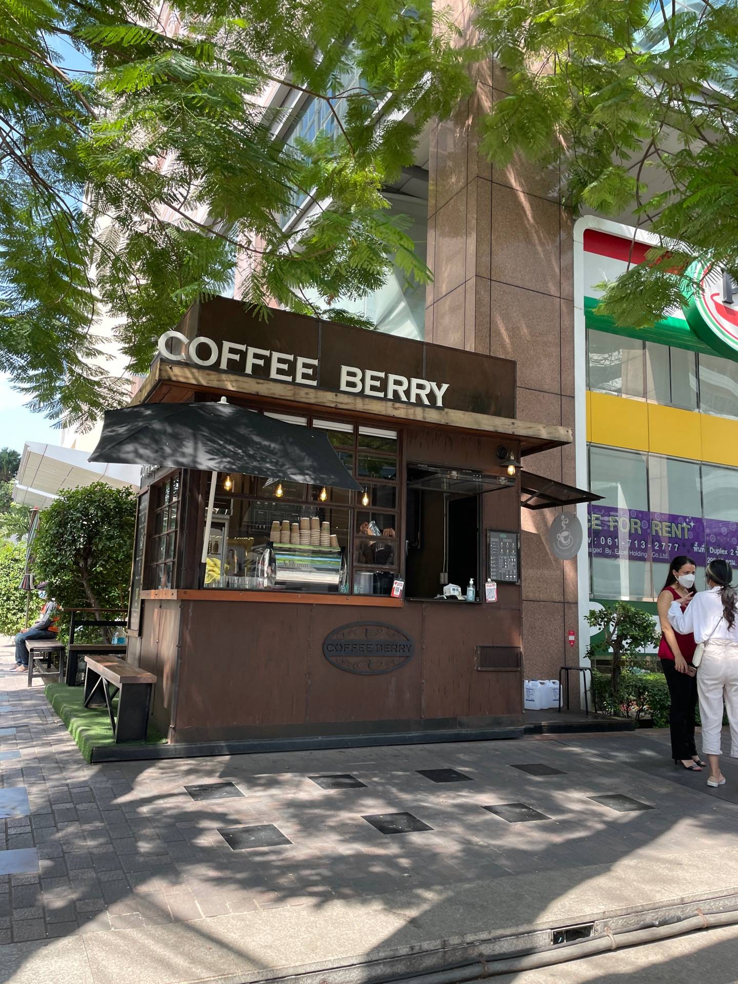 รีวิว COFFEE BERRY Asoke Midtown คอฟฟี่เบอรี่ Midtown Asoke - กาแฟ ...