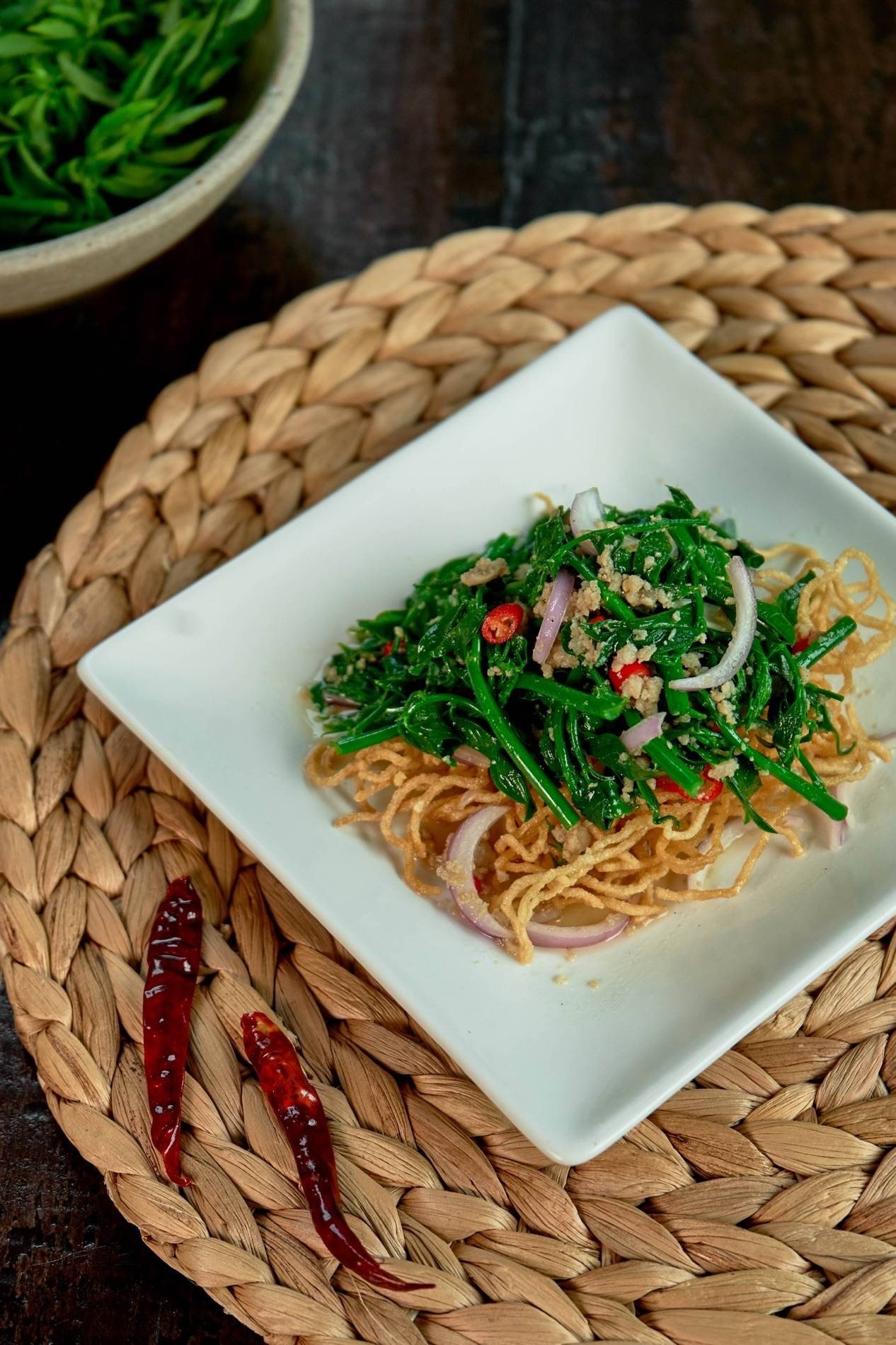 ยำผักหวานหมี่กรอบ • image ร้าน ก๋วยเตี๋ยวเป่าปาก by Patcha (บรมราชชนนี-สาย3) ศาลาธรรมสพน์