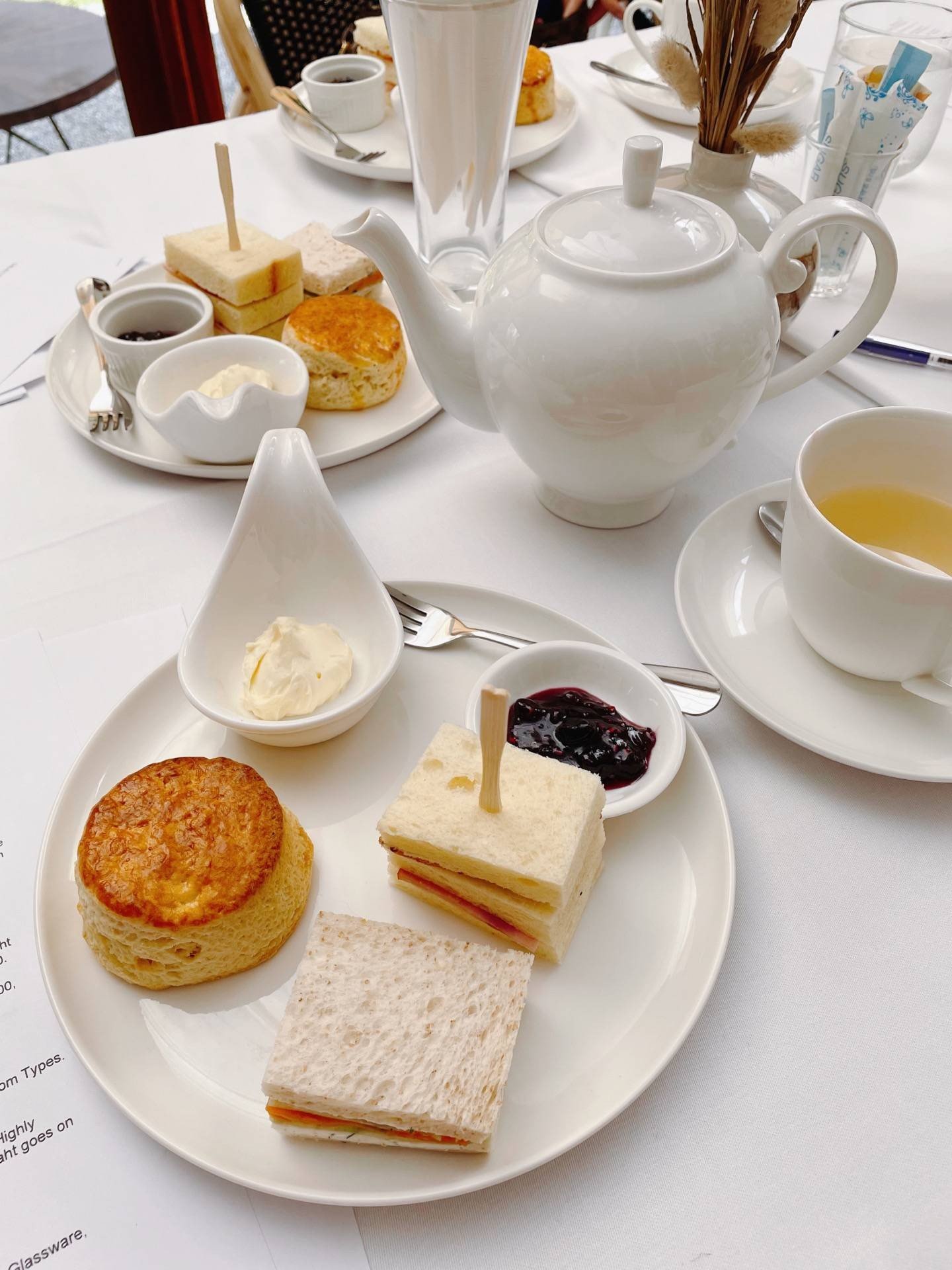 รีวิว Windows Café and Restaurant - Easy dining สโคนกับแพนเค้กคือดี