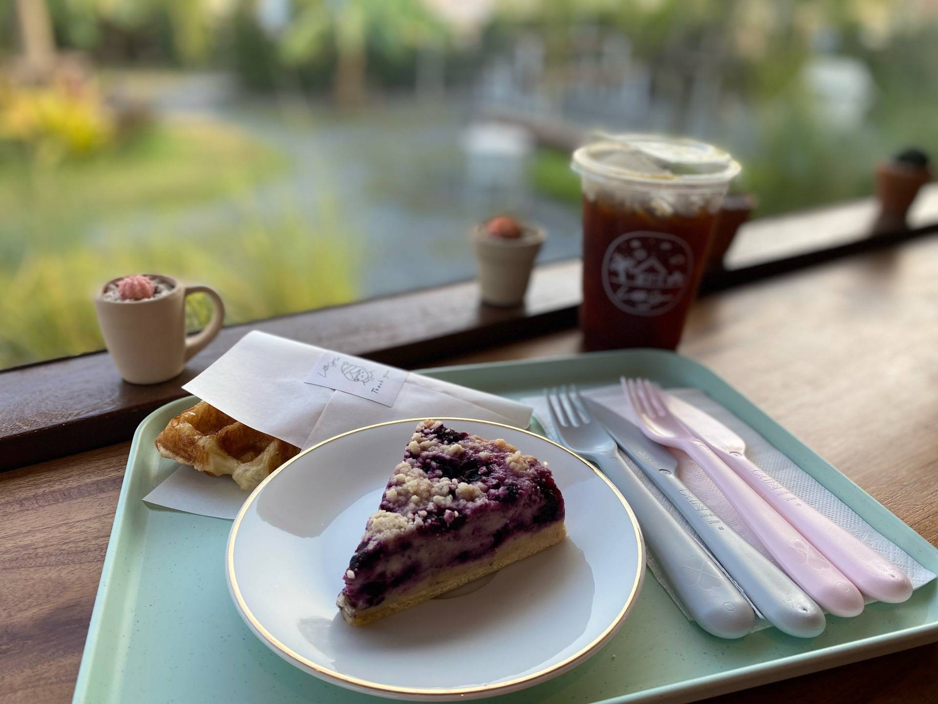 รีวิว Little Space Cafe' - กาแฟดี ขนมอร่อย บรรยากาศดี ร้านเล็กน่ารักสม ...