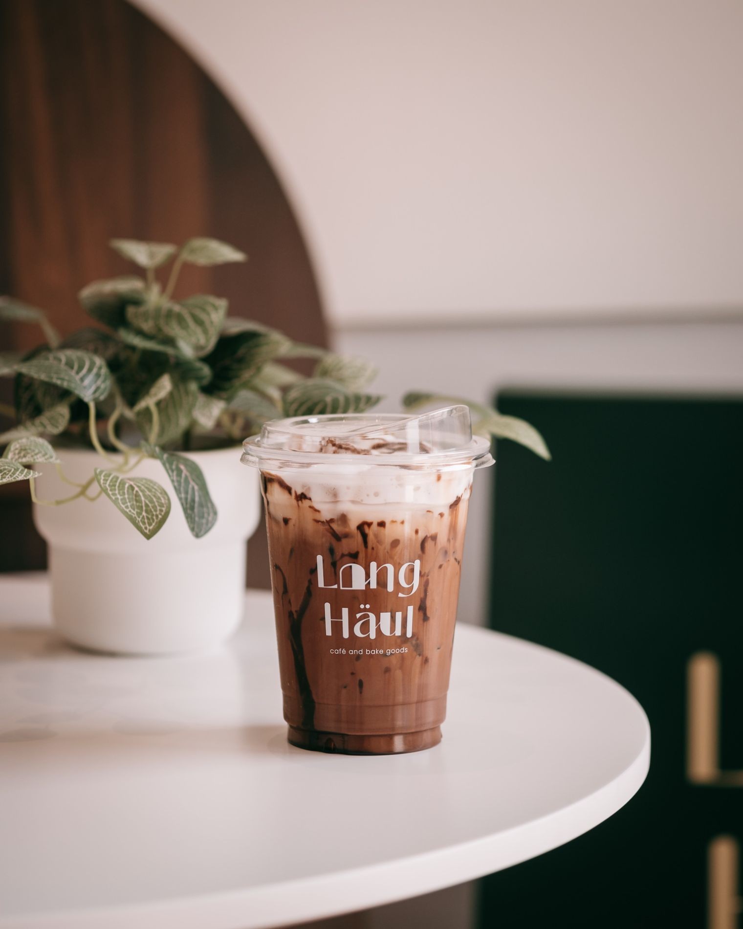 Mocha (iced)-มอคค่า (เย็น) • image ร้าน Long haul cafe - ลองฮาวล์