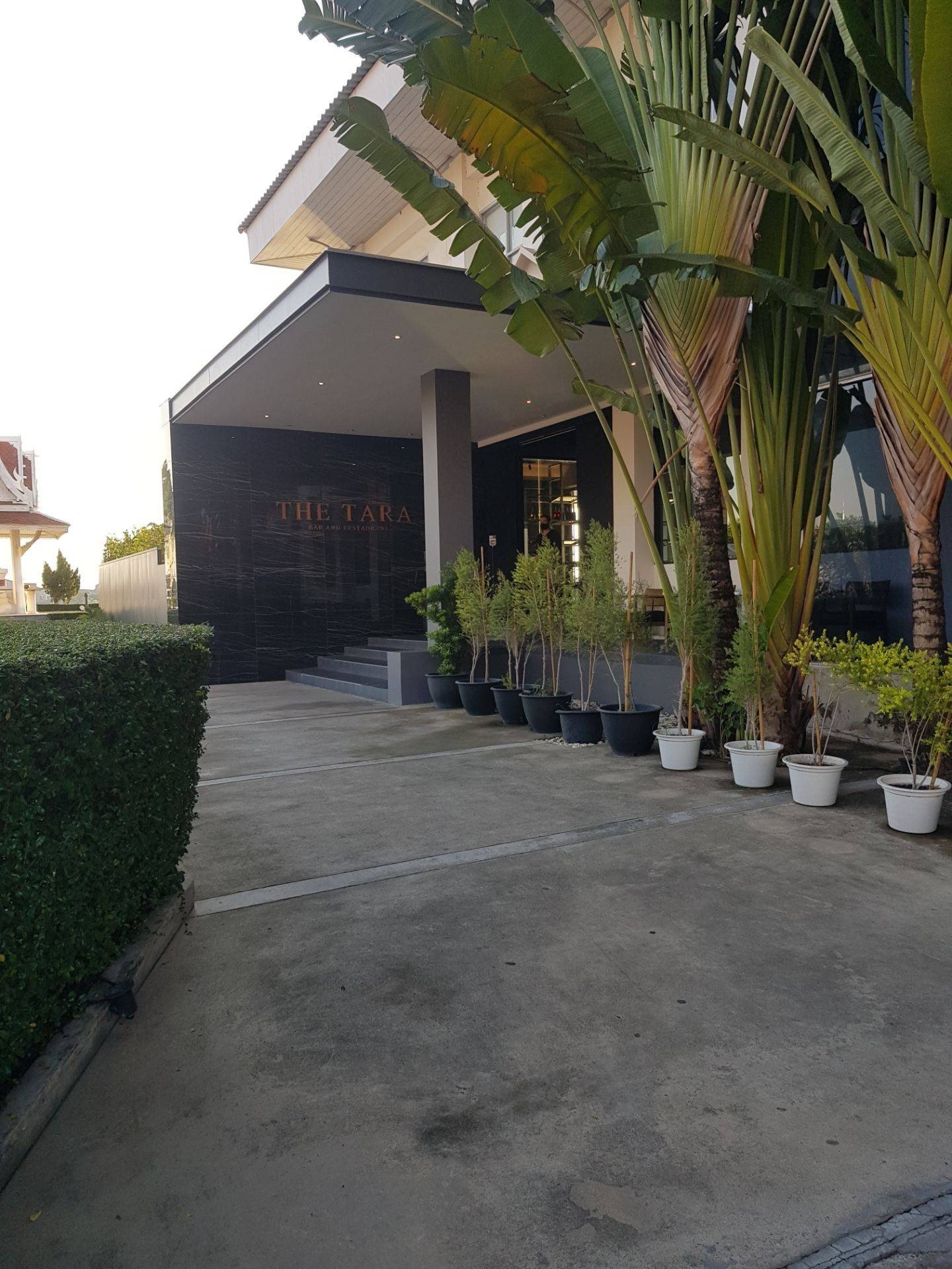 รูป The Tara Bar and Restaurant - Wongnai