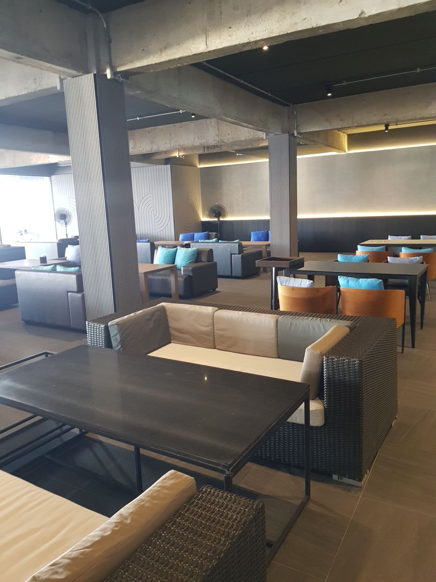 รูป The Tara Bar and Restaurant - Wongnai