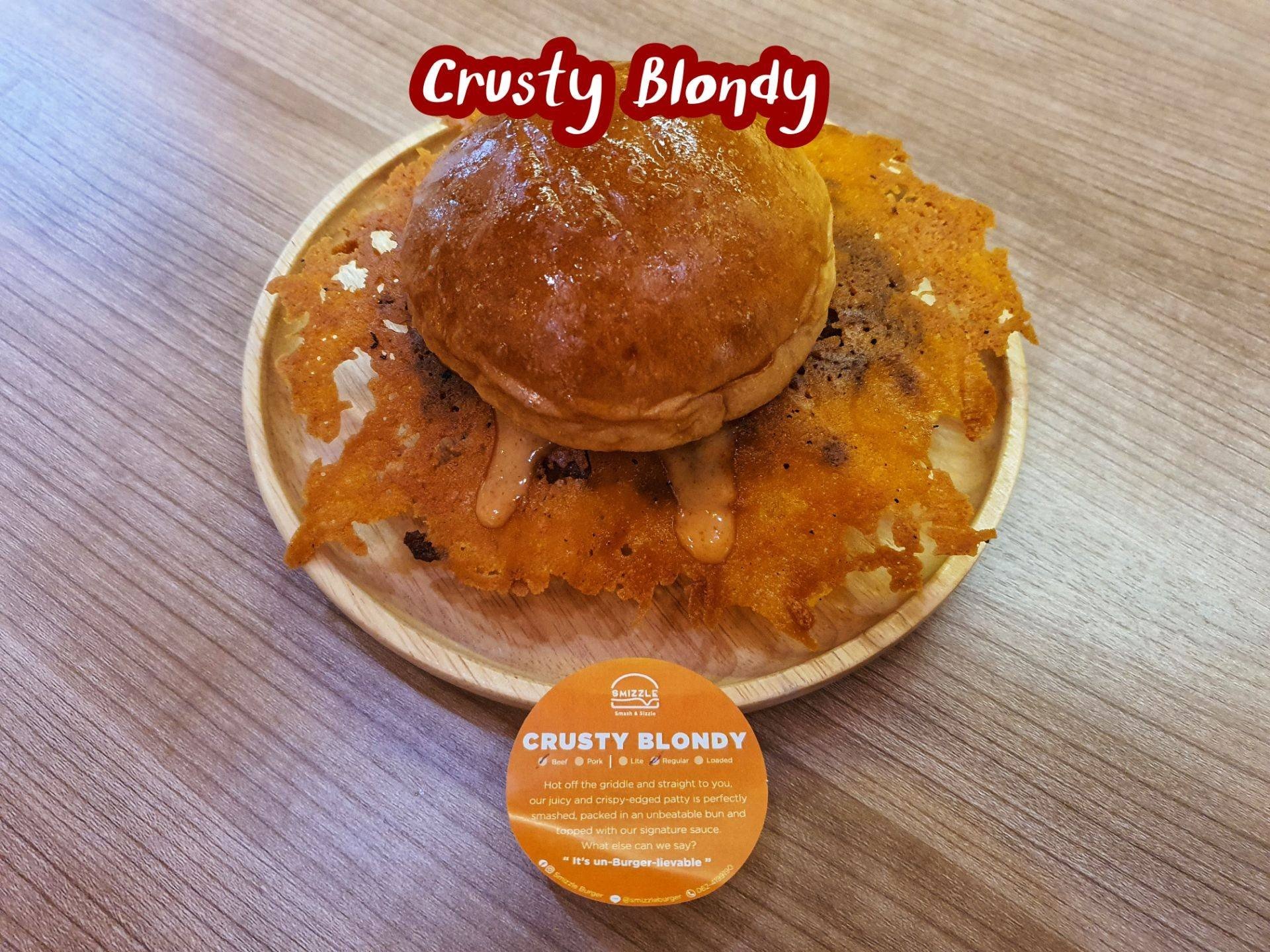Crusty Blondy (beef) ร้าน Smizzle Burger สุขุมวิท 26