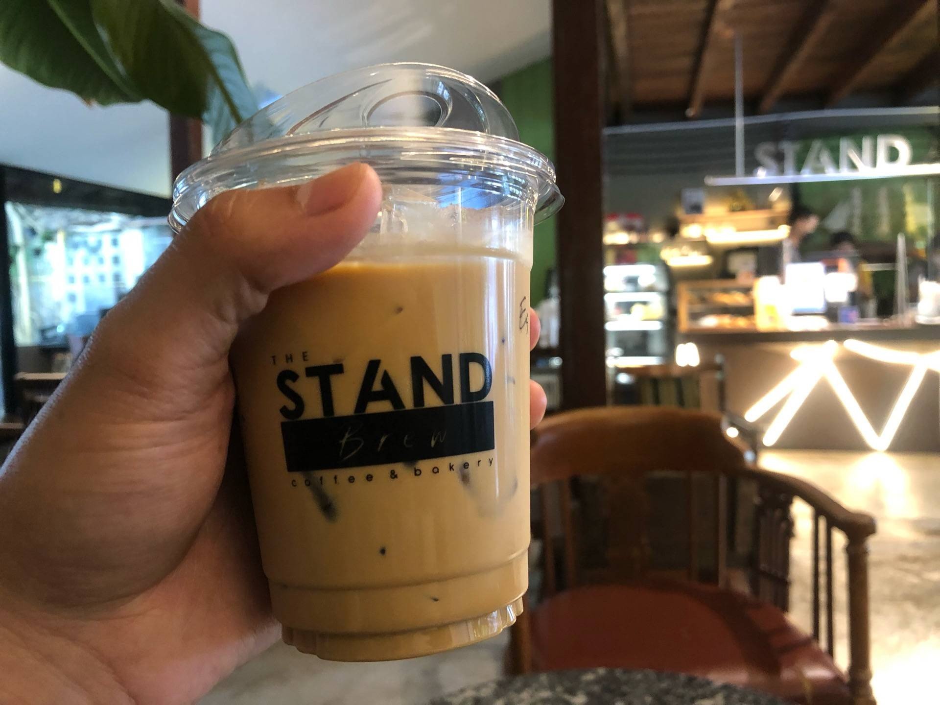 รีวิว The Stand Brew.Bake - กาแฟหอมอร่อย ร้านบรรยากาศดี