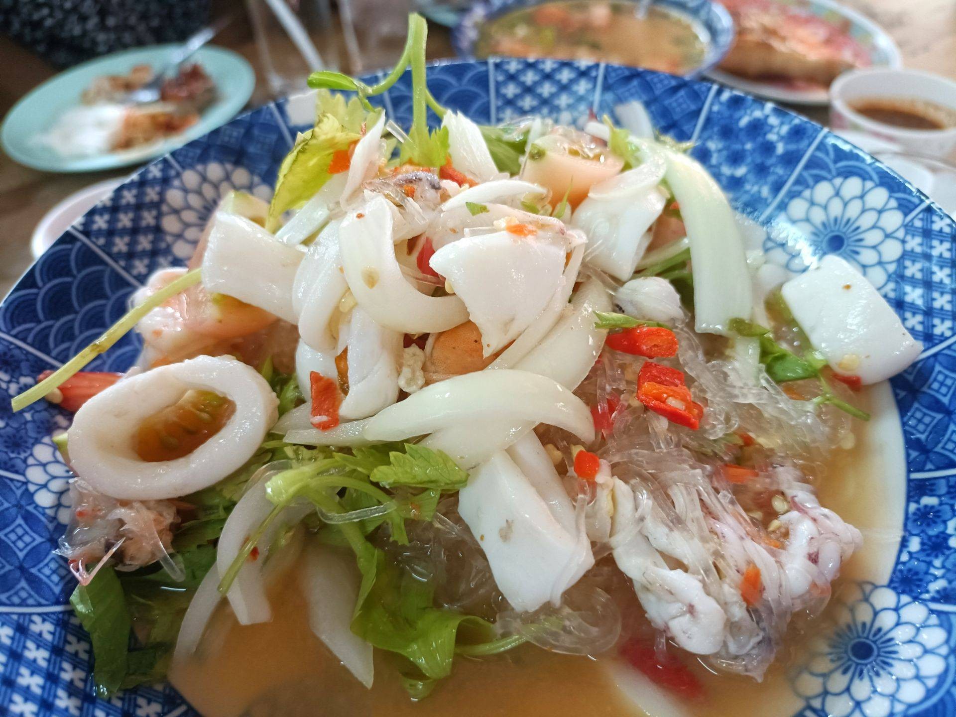 ยำวุ้นเส้นรวมมิตร ร้าน ส้มตำ เจ้ปุ้ย