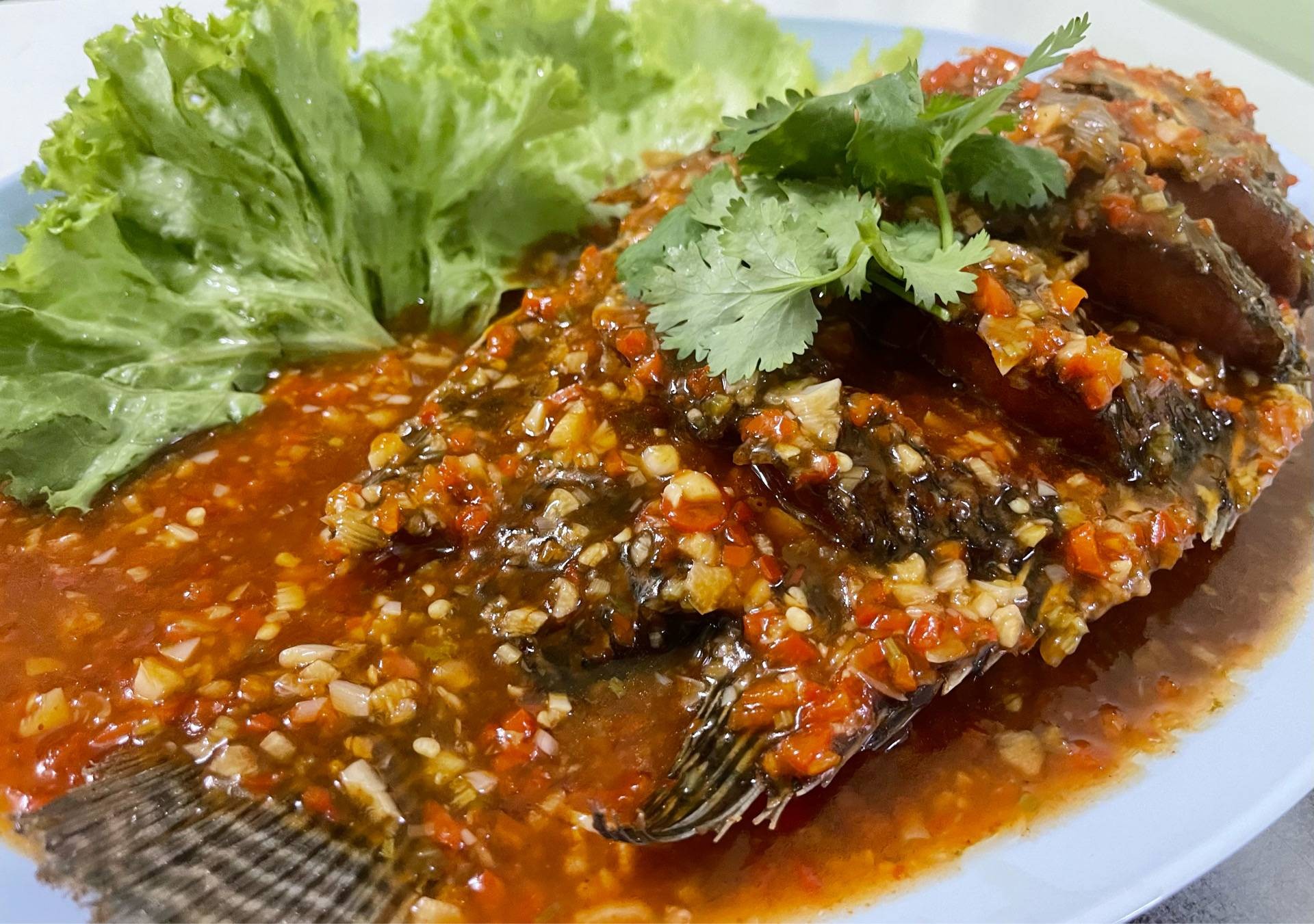 รีวิว ร้านอาหารใบหยก Baiyok Restaurant - เดินวนอยู่นาน ว่าจะเข้าร้านไหน ...