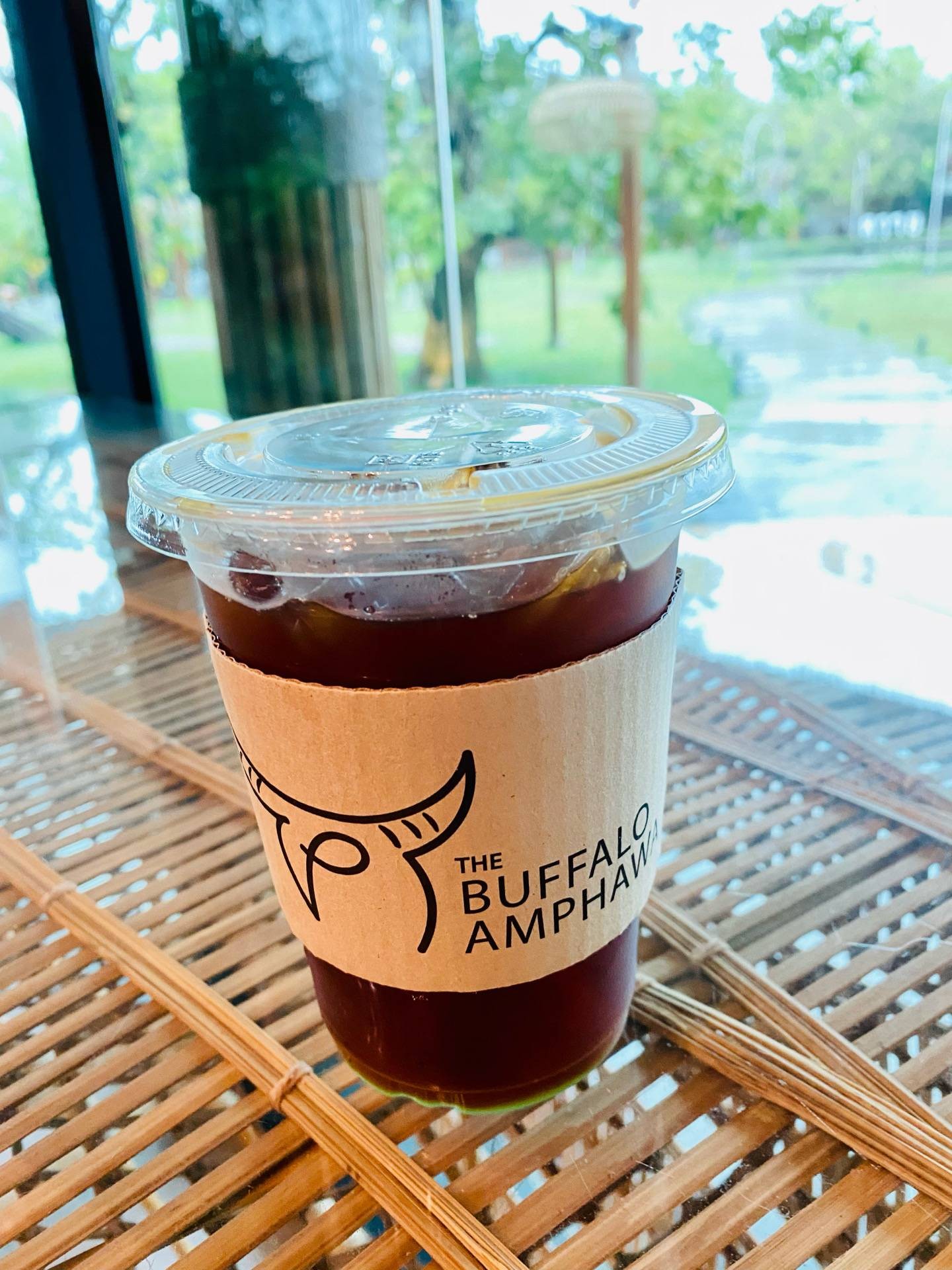 อเมริกาโน่เย็น ร้าน The Buffalo Cafe'