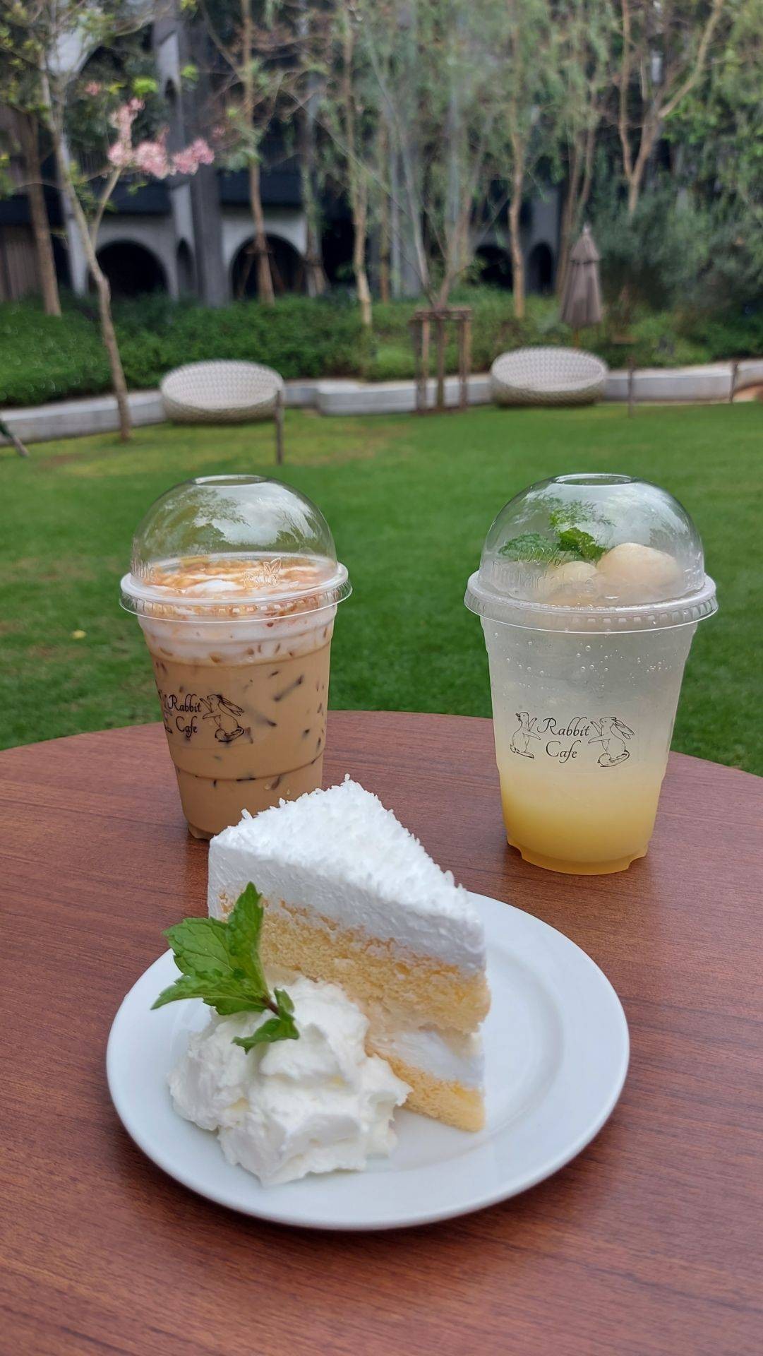 รูป Rabbit Cafe by Hotel Labaris