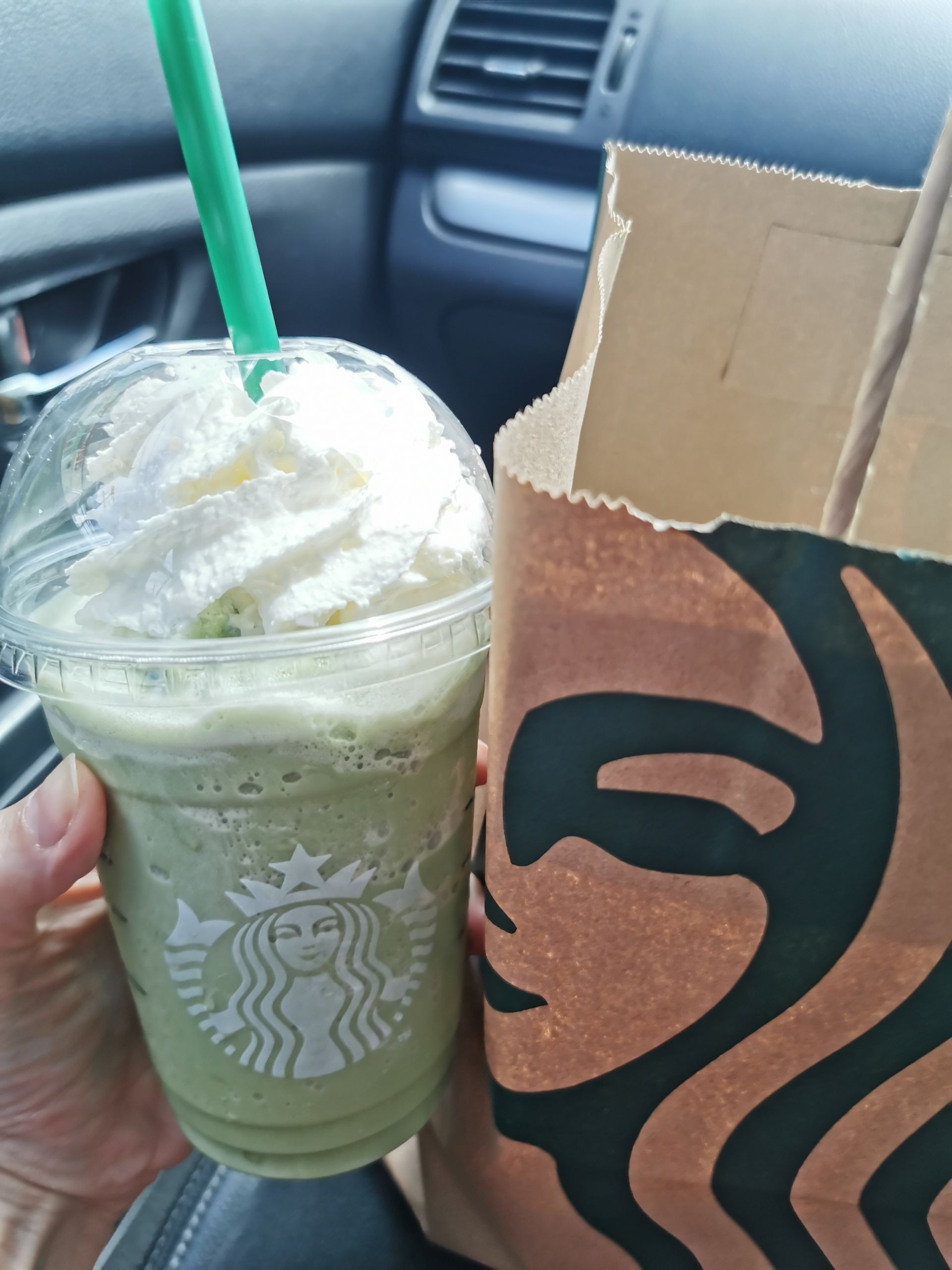 รีวิว Starbucks Porto Chino - โปร1แถม1ผู้คนหนาแน่น