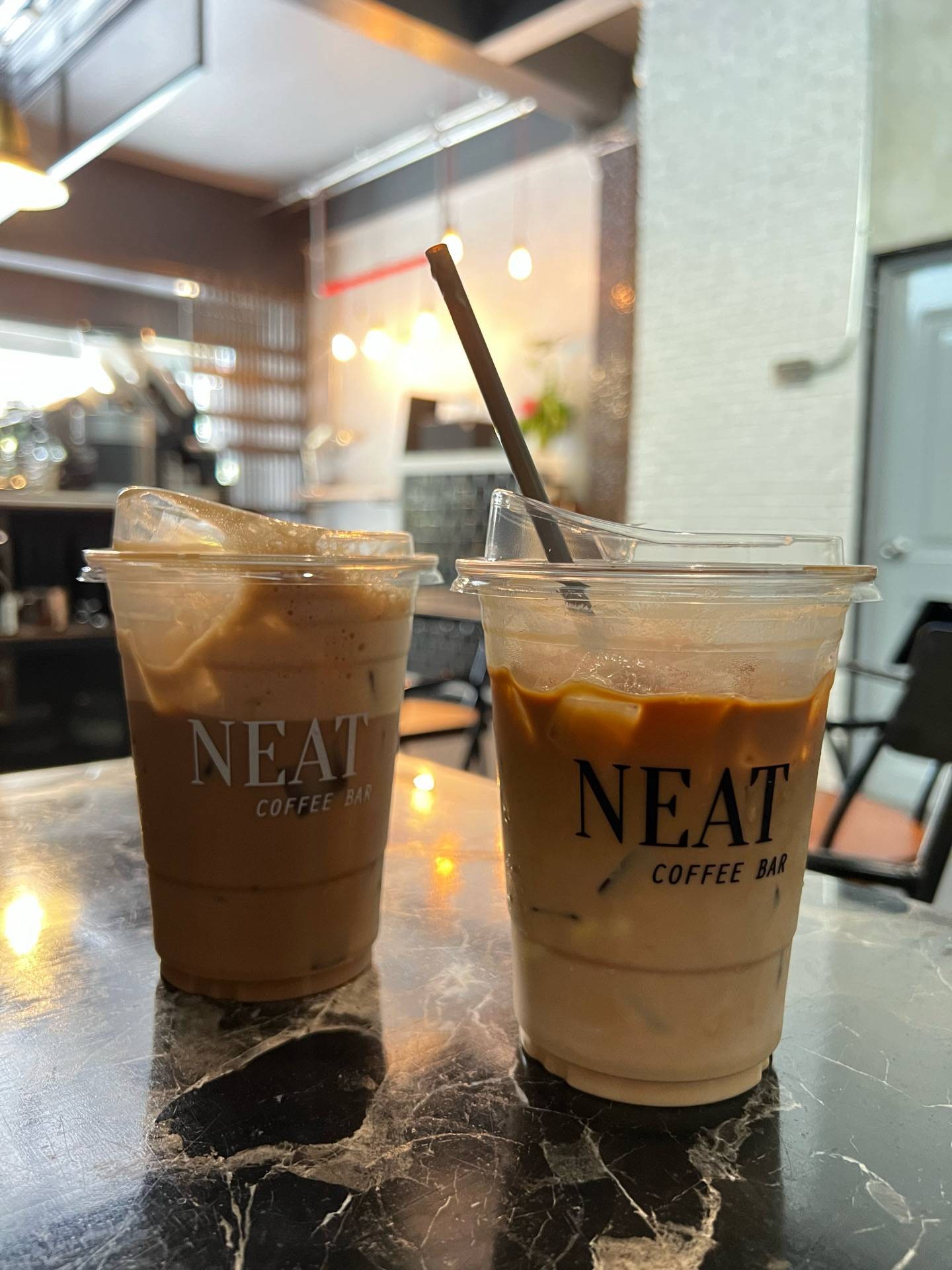 รีวิว Neat Coffee Bar - กาแฟหอมมากก รสชาติดี บรรยากาศชิลลล เจ้าของร้าน ...