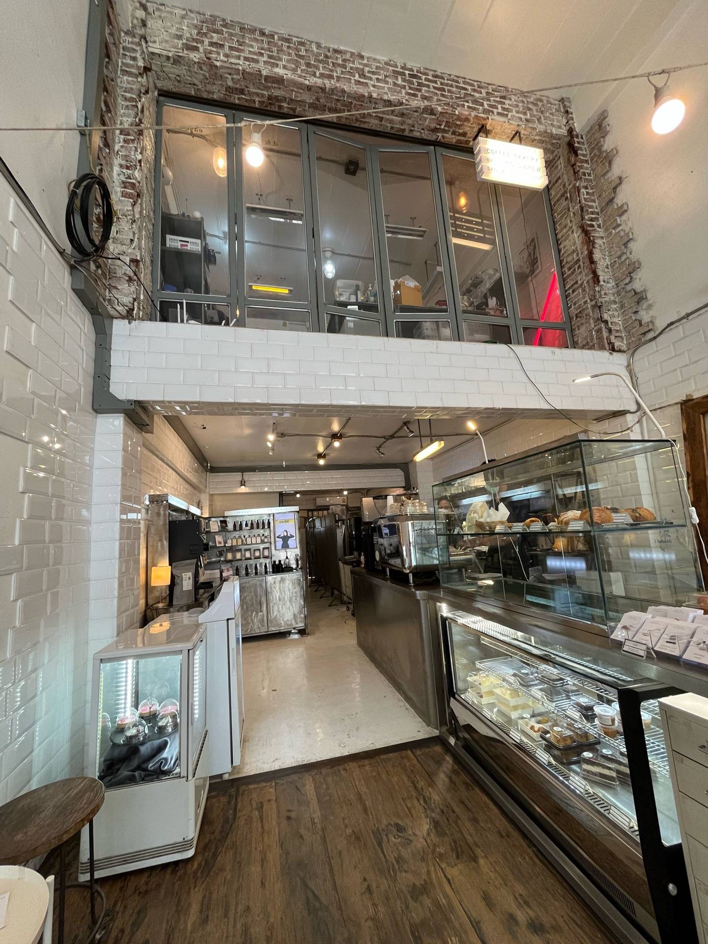 รีวิว Tissue Papers Cafe - Take away…cake and coffee.