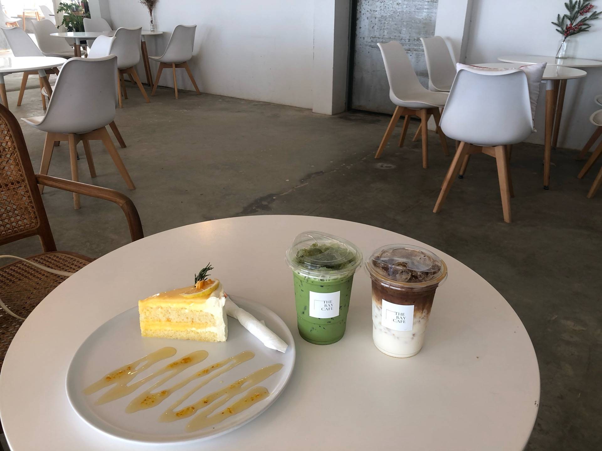 รีวิว The Bay Cafe - ร้านสวย บรรยากาศดี กาแฟอร่อย