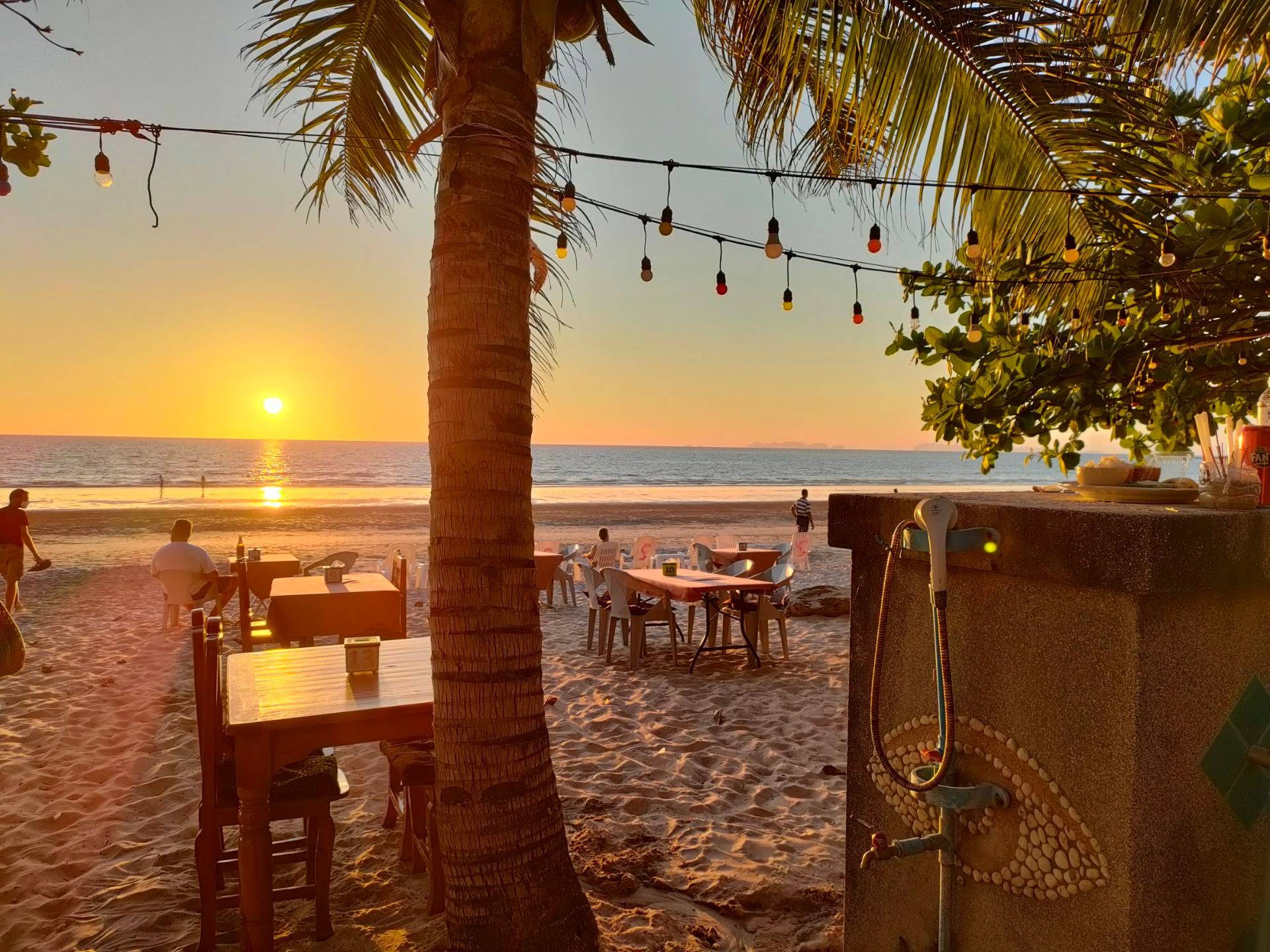 รีวิว So Good Restaurant And Bar - มื้อเย็นริมหาดคือดี บรรยากาศชิลล์และ ...