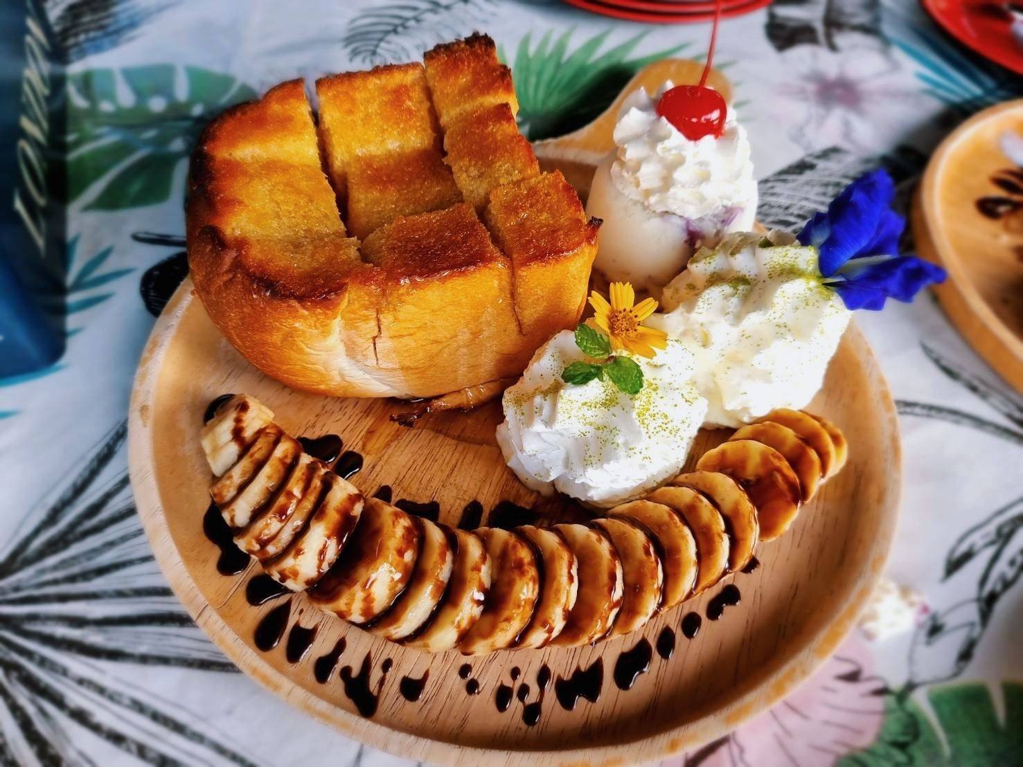 รูป Cafe Laura Bar & Restaurant มวกเหล็ก