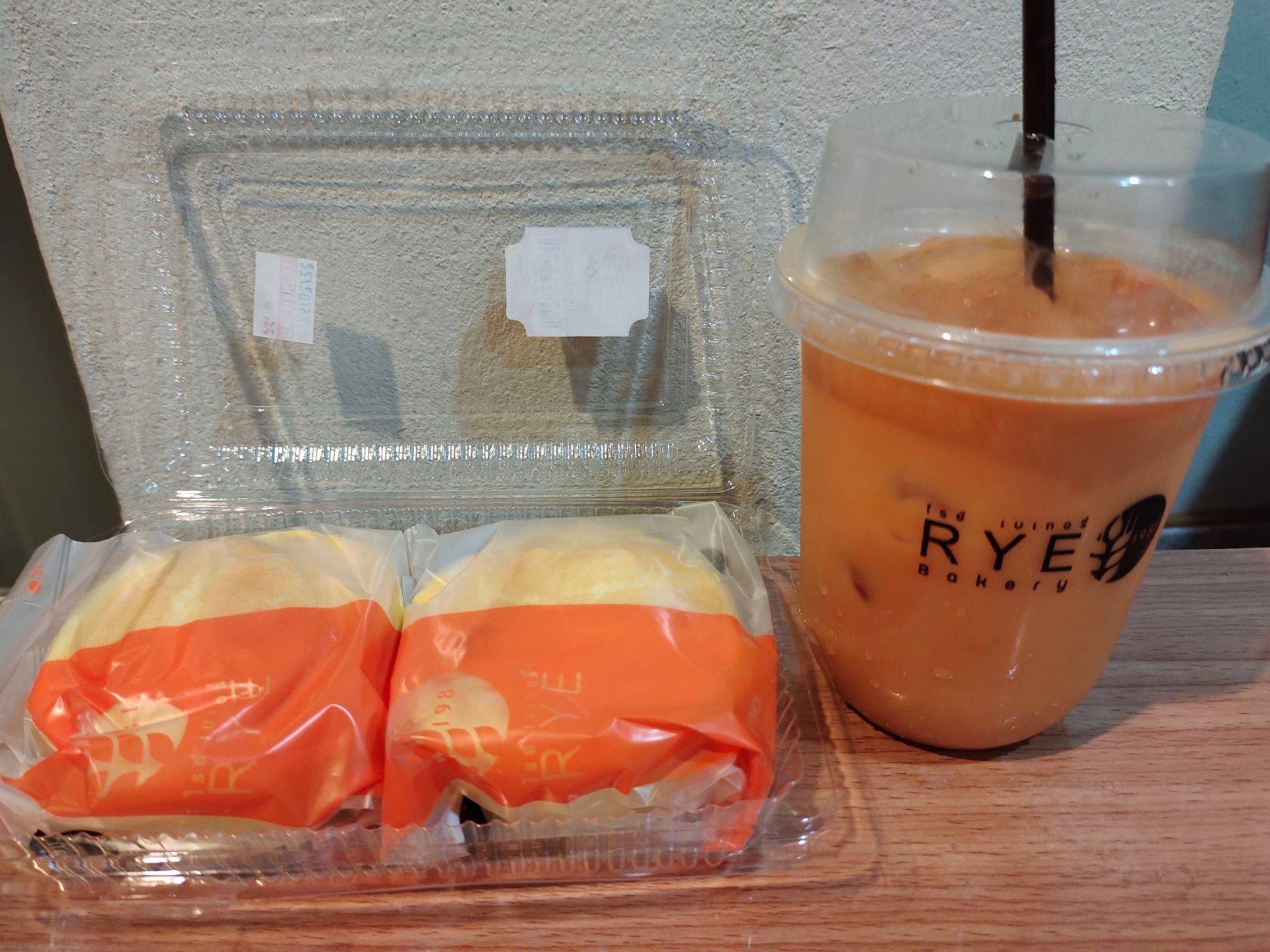 ขนมปังนมสด ร้าน Rye Bakery 1981 (R1) ตลาดปากน้ำ R1