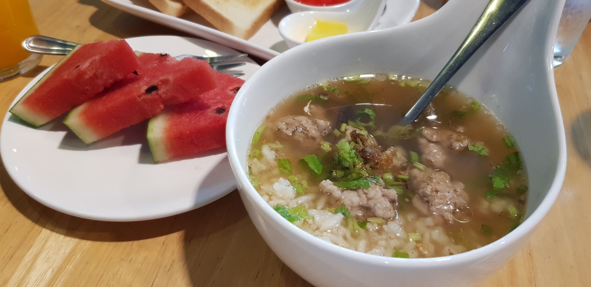 THE LOGBOOK CAFE (The LogBook room and cafe') - รีวิวที่พัก