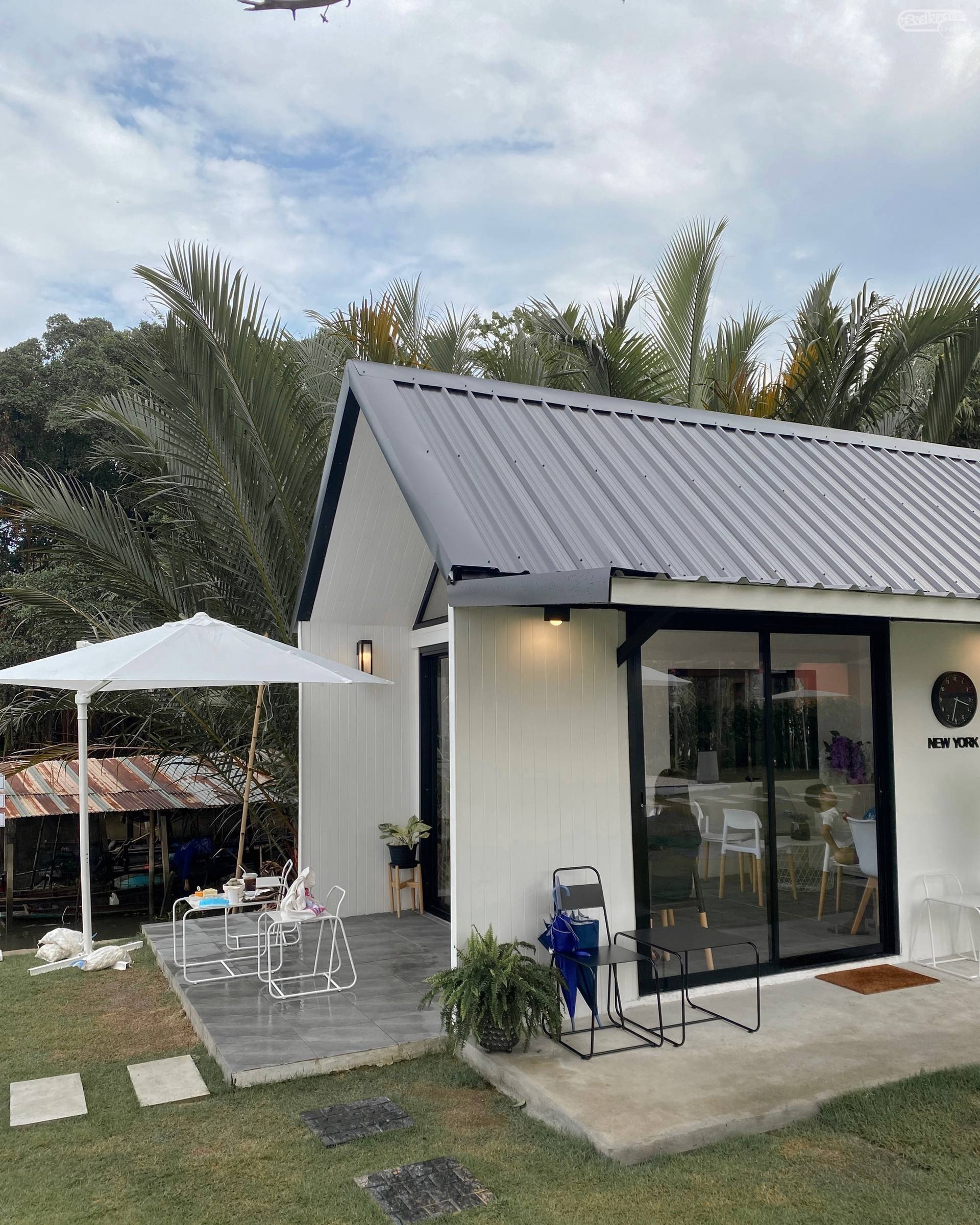 รูป April cafe’