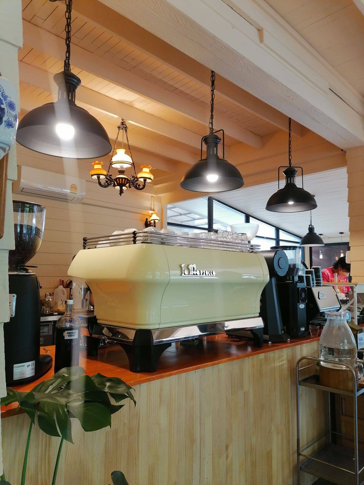 รูป Deed caffe - coffee & roaster สวนสยาม