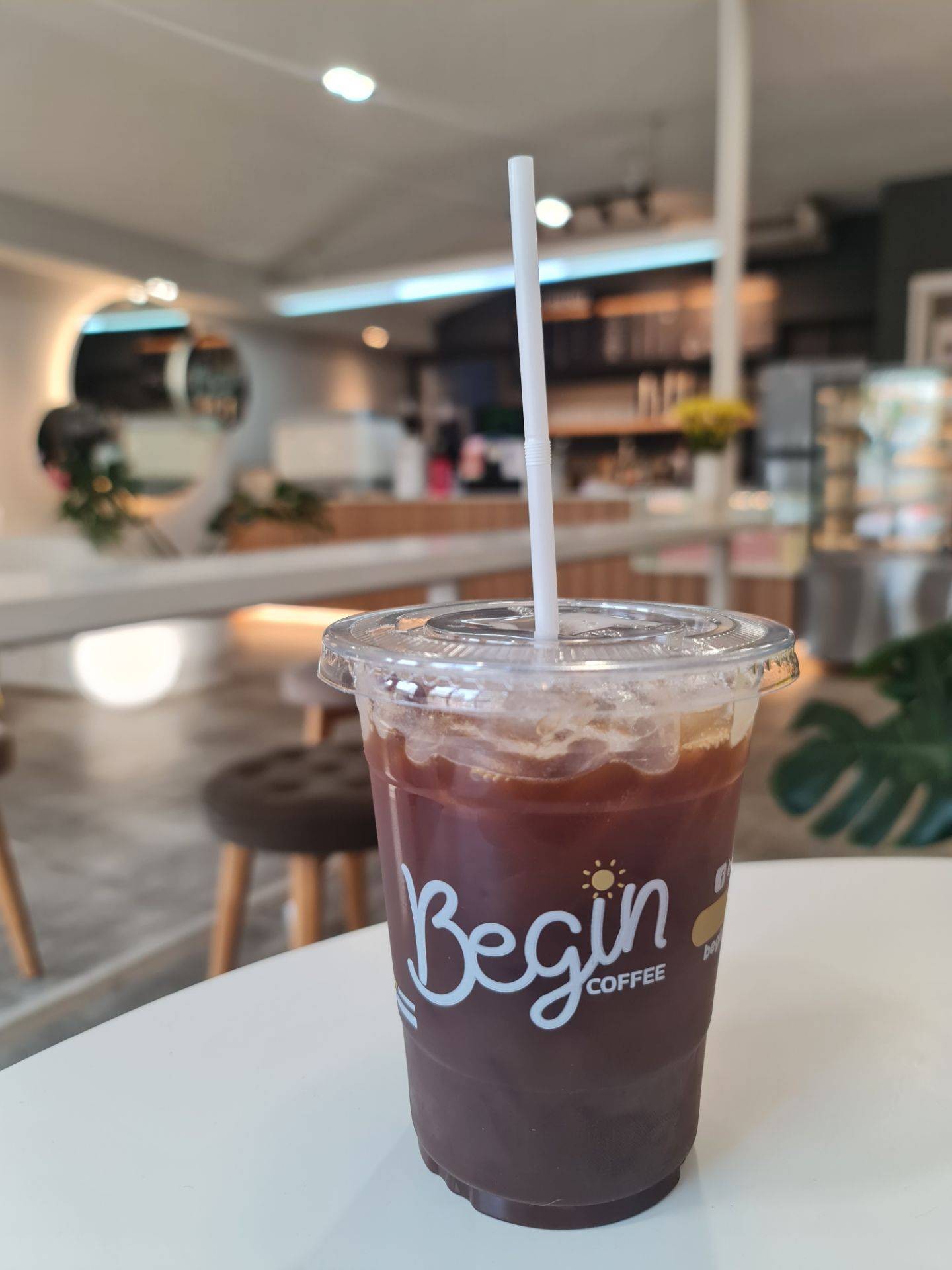 รีวิว Begin coffee สวนดอก - ร้านกาแฟสไตล์มินิมอล