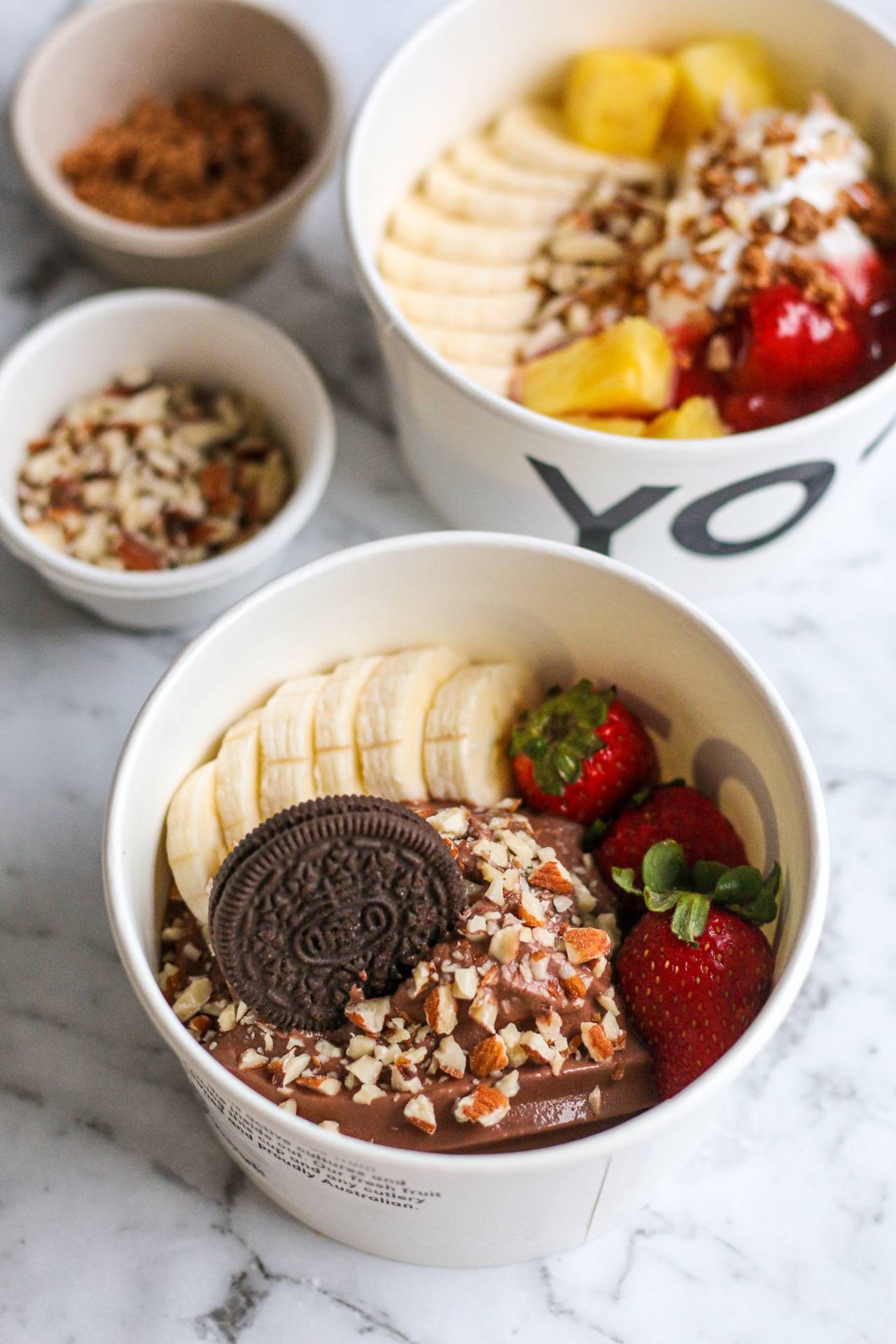 รีวิว Yo-chi Frozen Yogurt Carlton - DIY froyo — so many toppings and ...