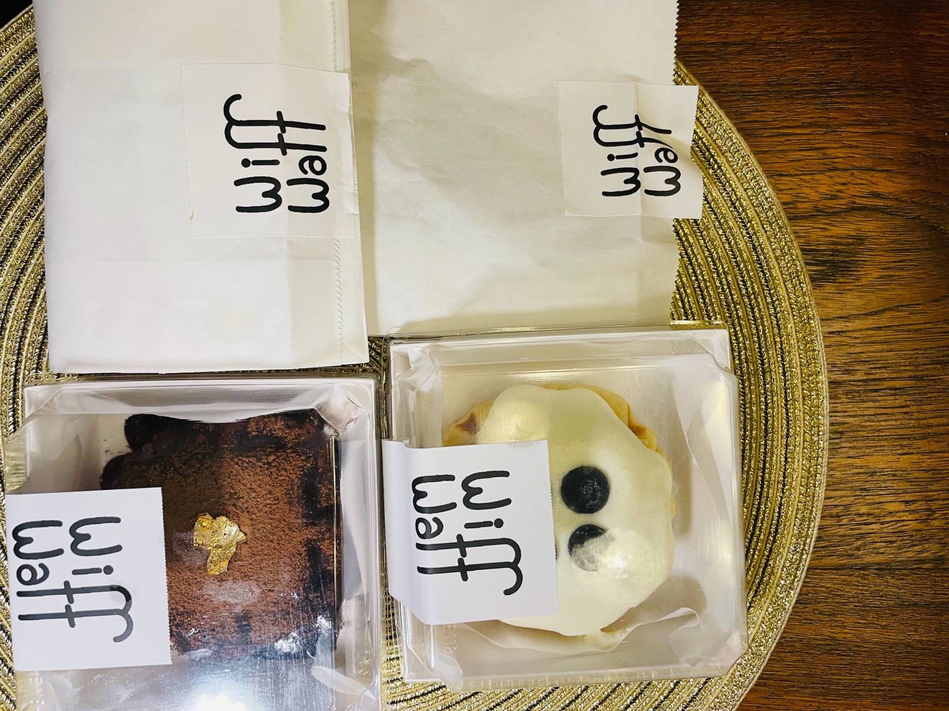 รีวิว Wiff Waff Waffle สาทร - Waffle cake อร่อย ไม่หวานเกินไป