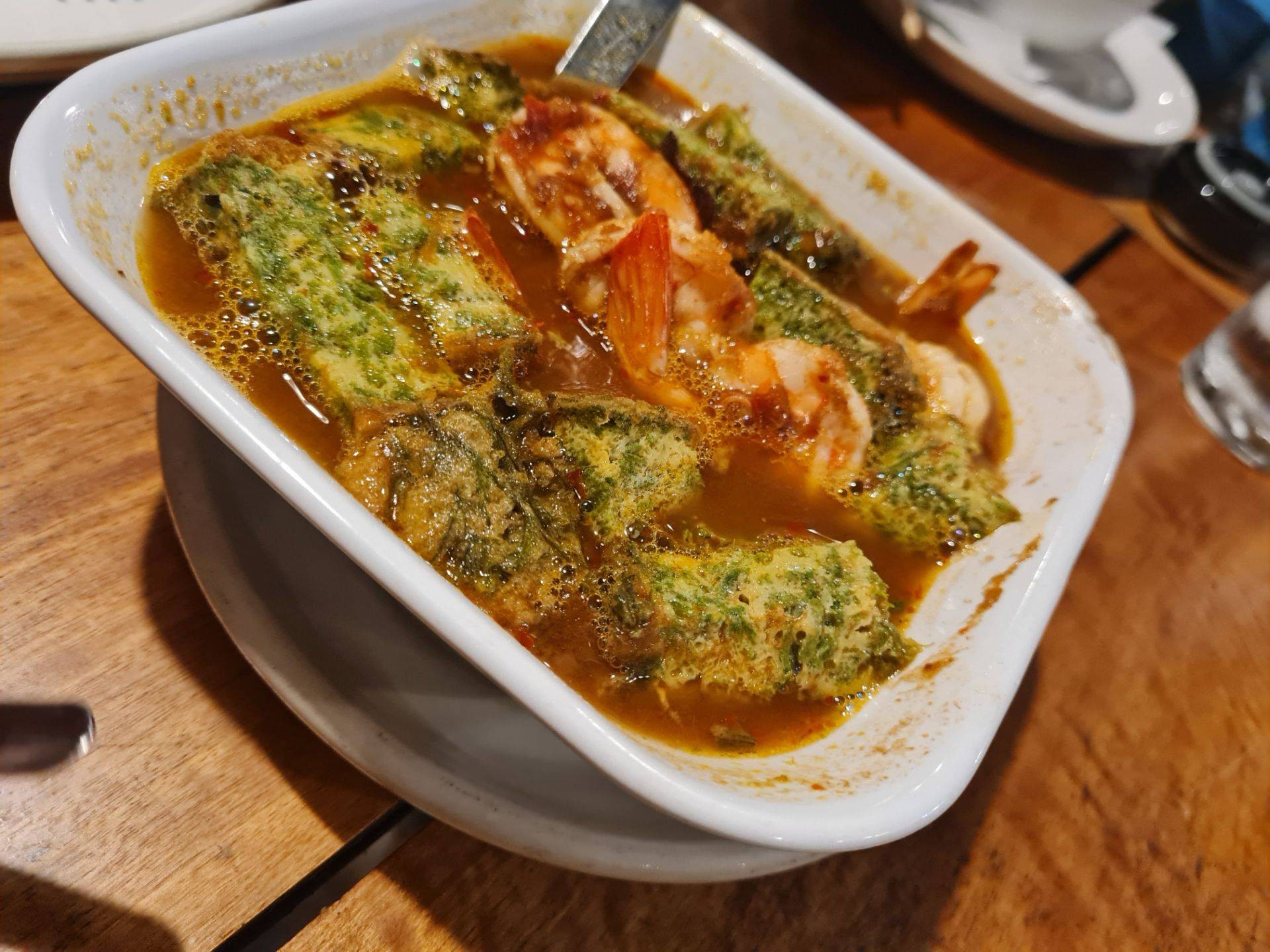 แกงส้มกุ้งชะอมไข่ ร้าน เรือนน้ำอลิษา