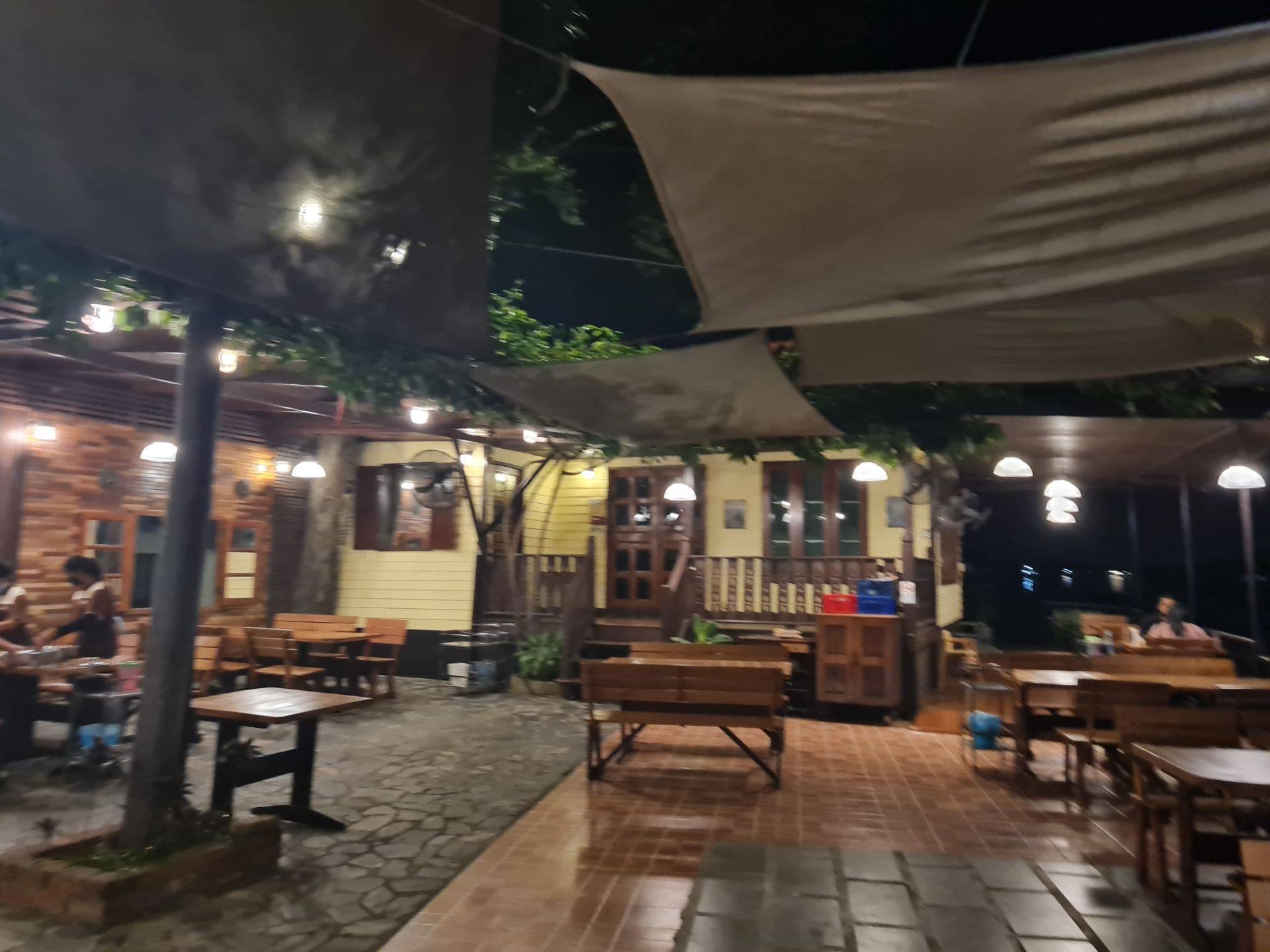 รูป เรือนน้ำอลิษา