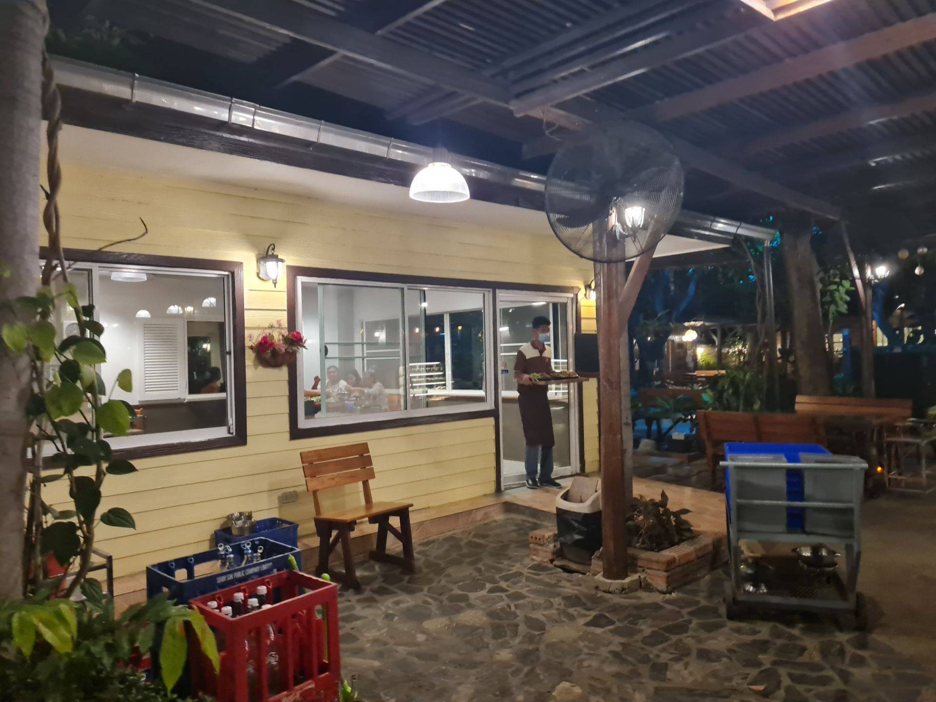 รูป เรือนน้ำอลิษา