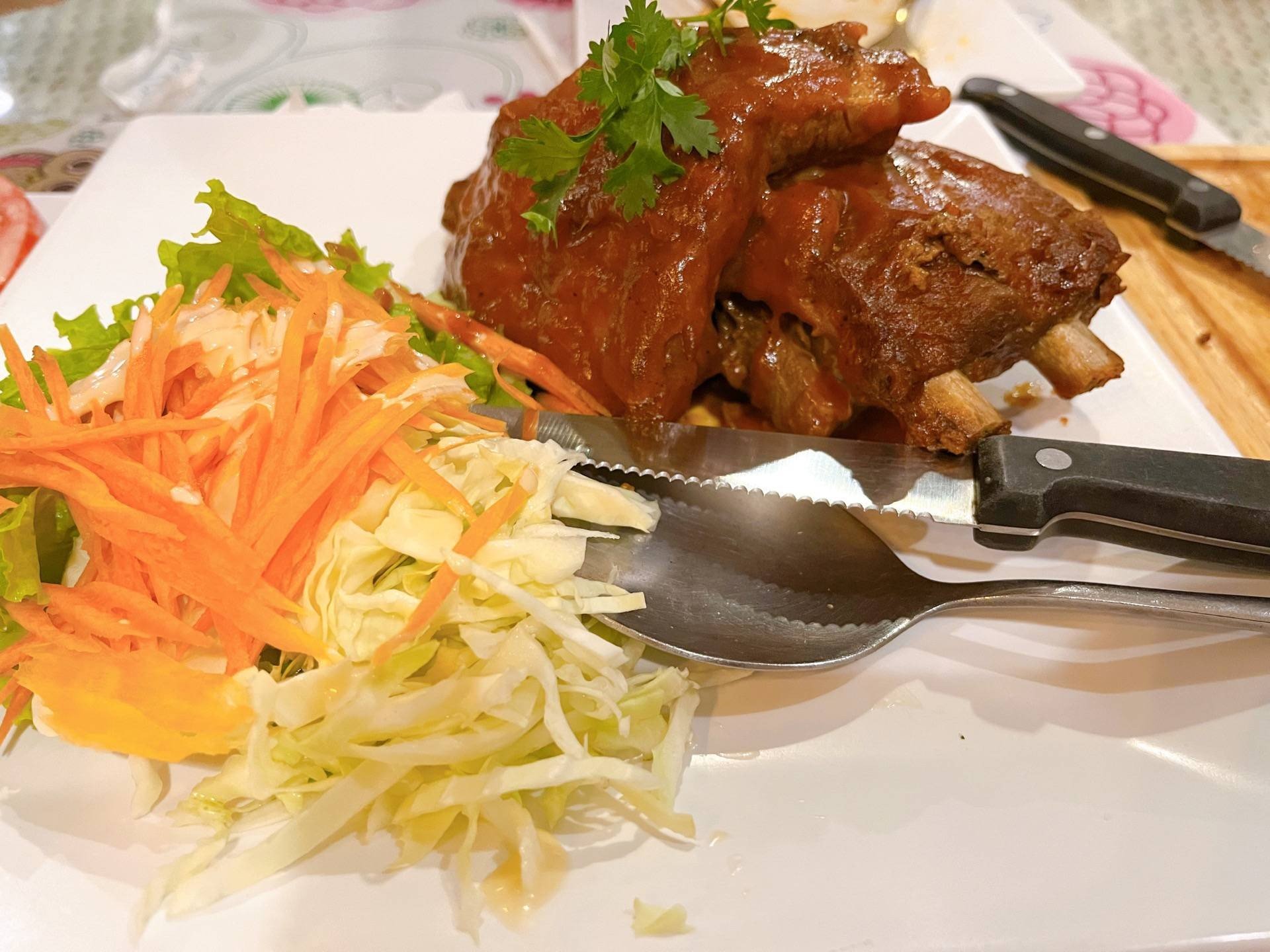 ซี่โครงหมูอบซอส ร้าน Faroh House Restaurant & Wine