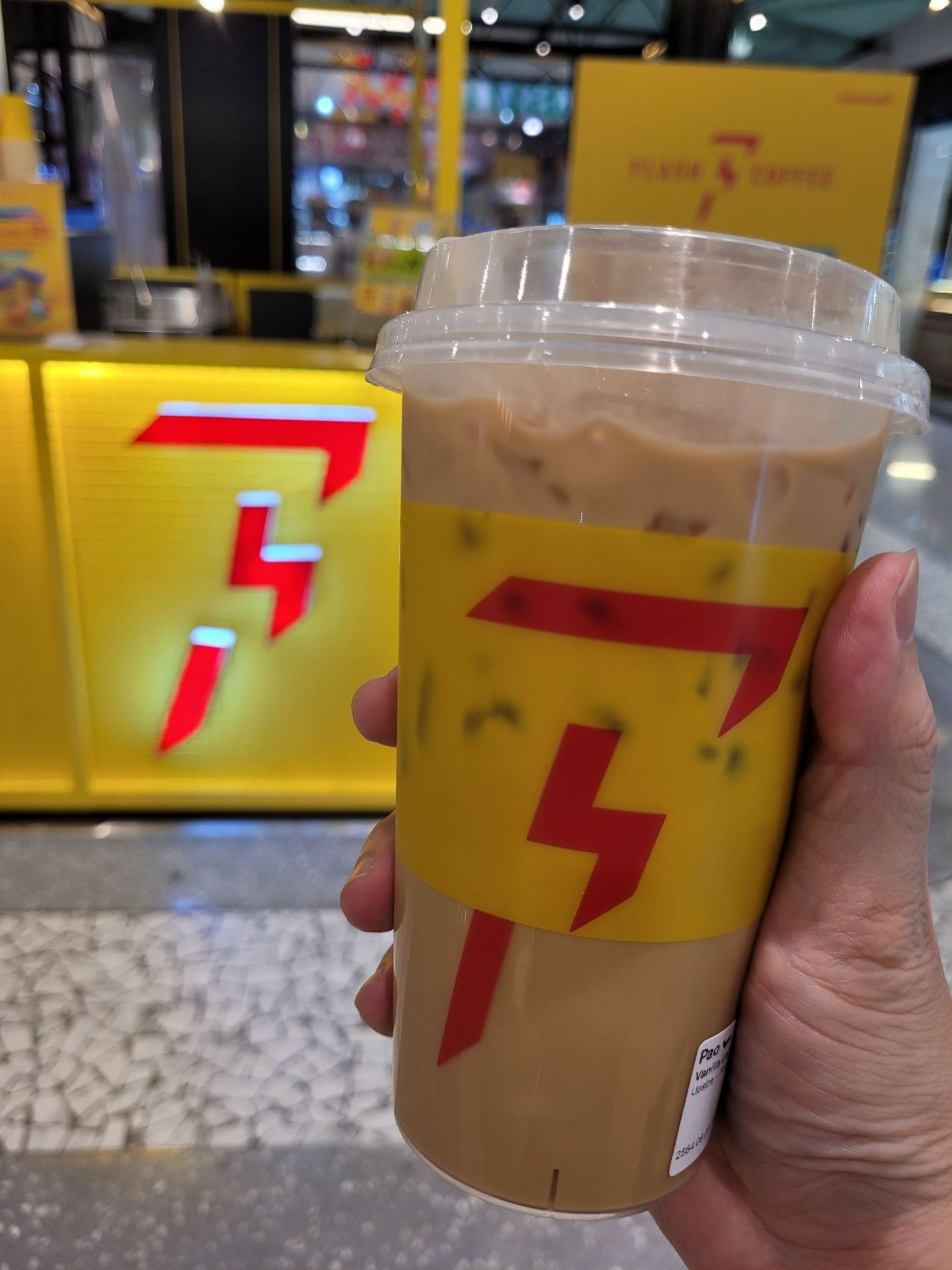 Iced Latte ร้าน Flash Coffee เซ็นทรัลพระรามสอง