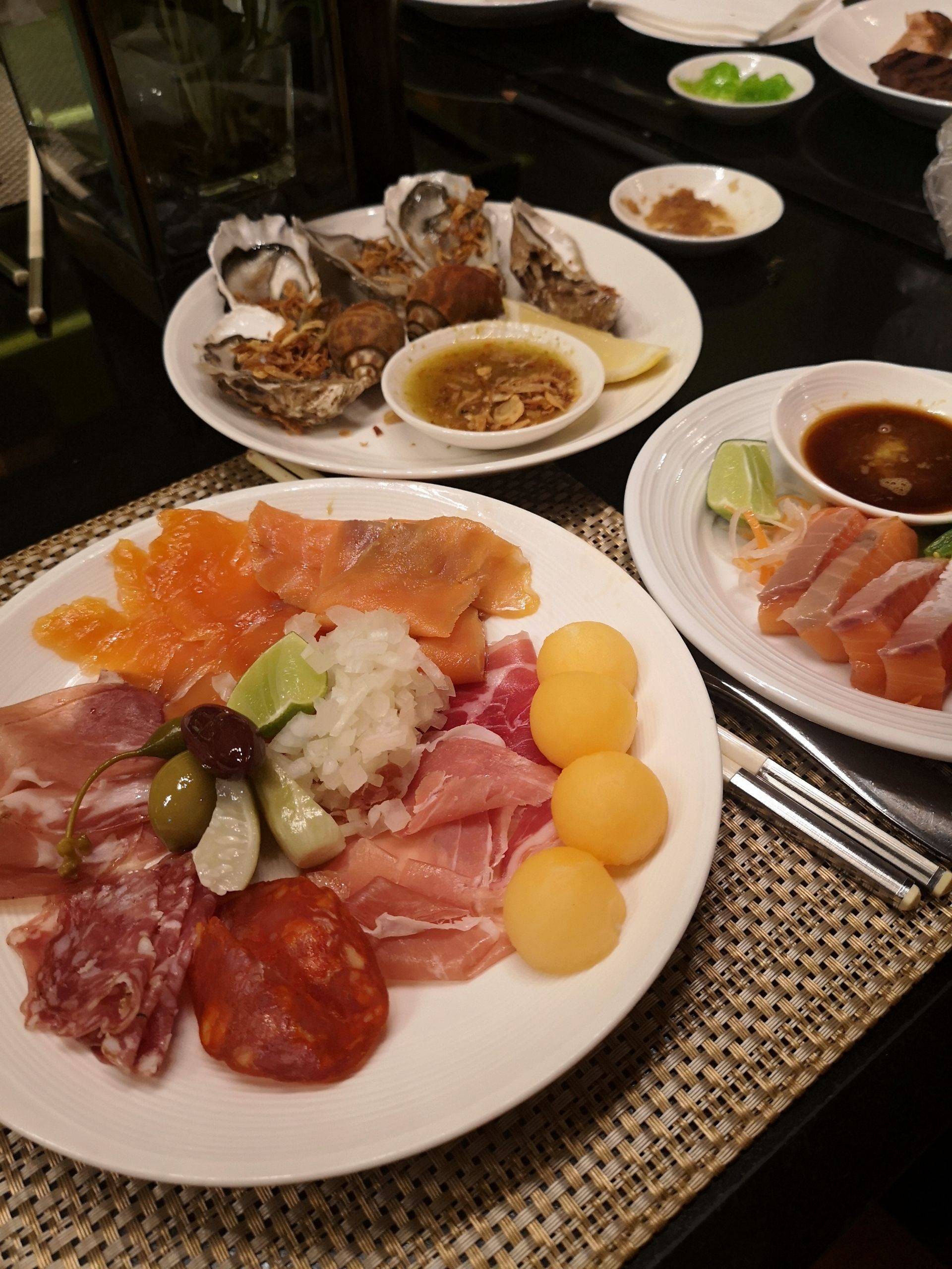 รูป Rain Tree Cafe The Athenee Hotel, Bangkok