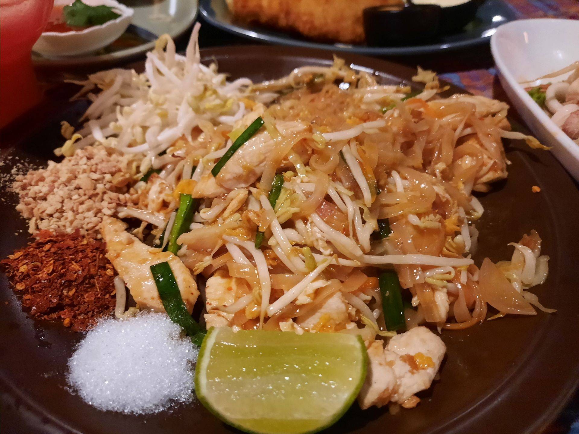 รีวิว PumPui Restaurant 1 - อร่อยถูก เลิศที่สุดค่ะ ผัดไท ยำวุ้นเส้น