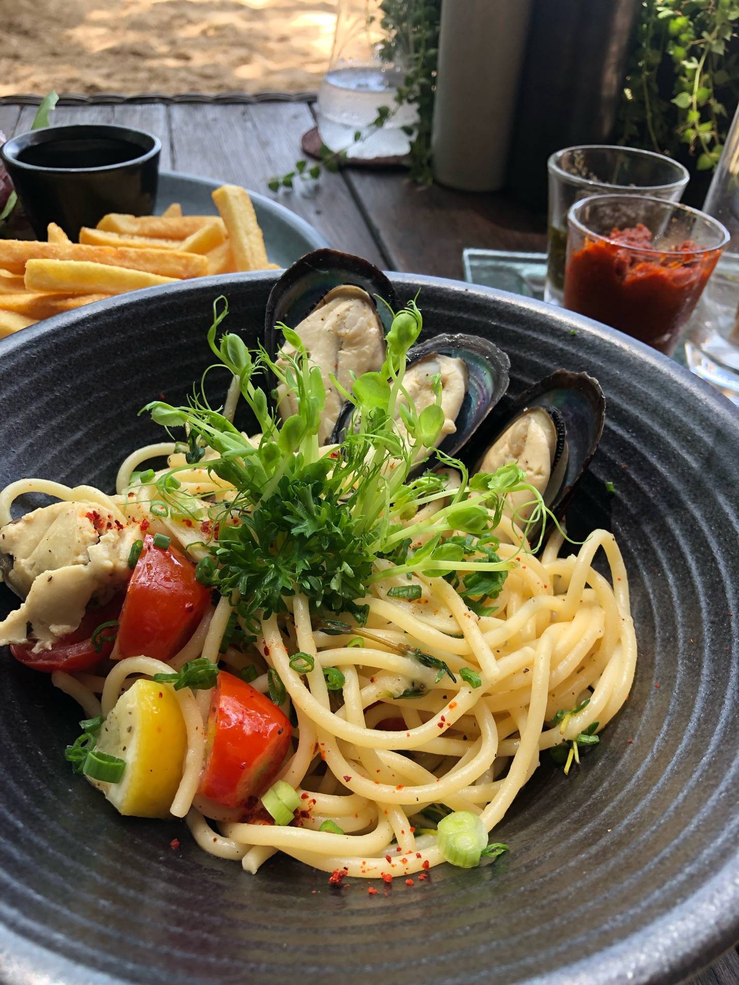 SPAGHETTI ALLE COZZE • รสชาติไม่ได้จัดจ้านมาก ออกไปทางเค็มแต่ไม่ได้เค็ม ...