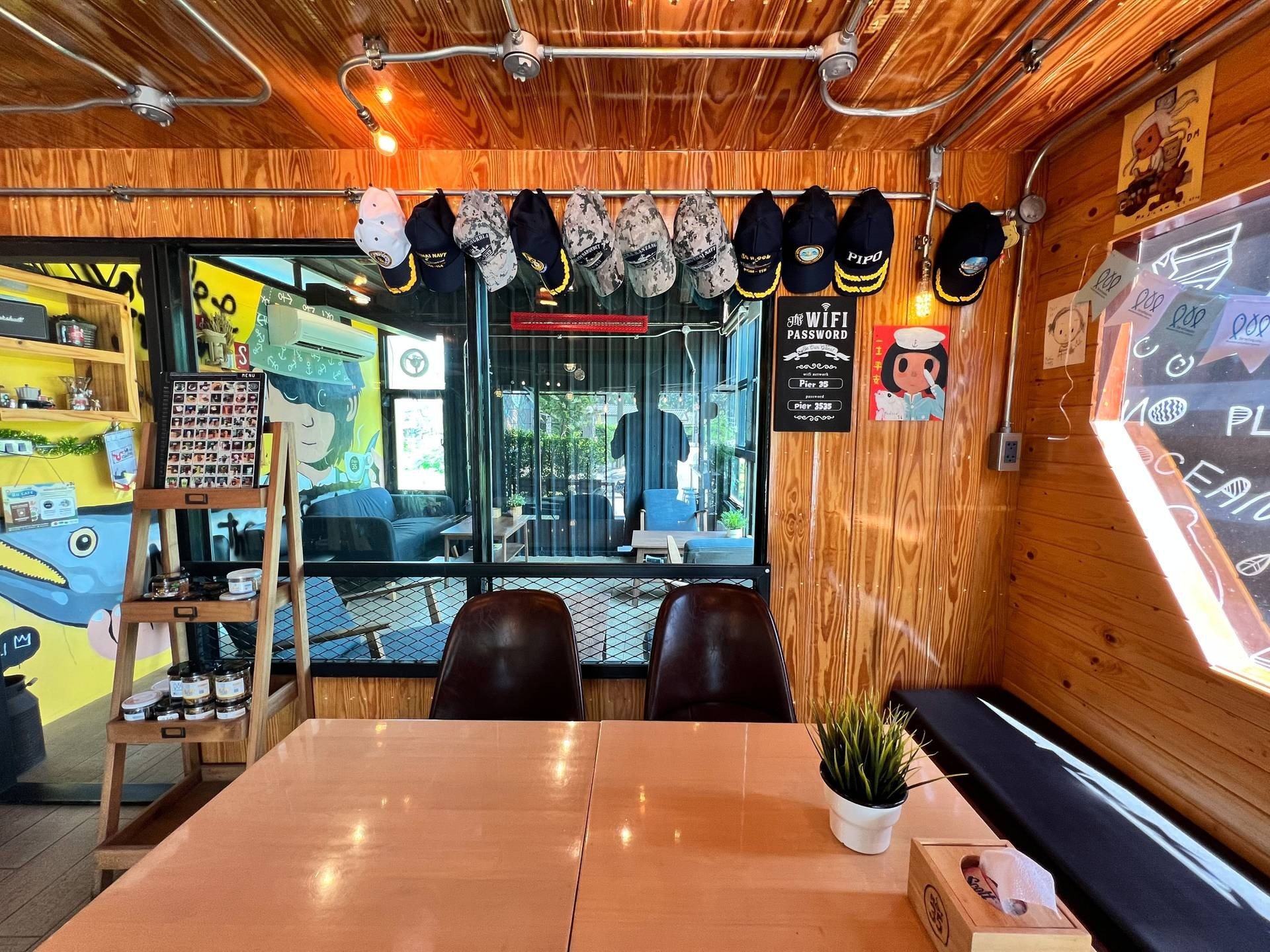 รีวิว Pier 35 (เพียร์ 35) Pier 35 (เพียร์ 35) - ร้านกาแฟที่รสชาติดี ...