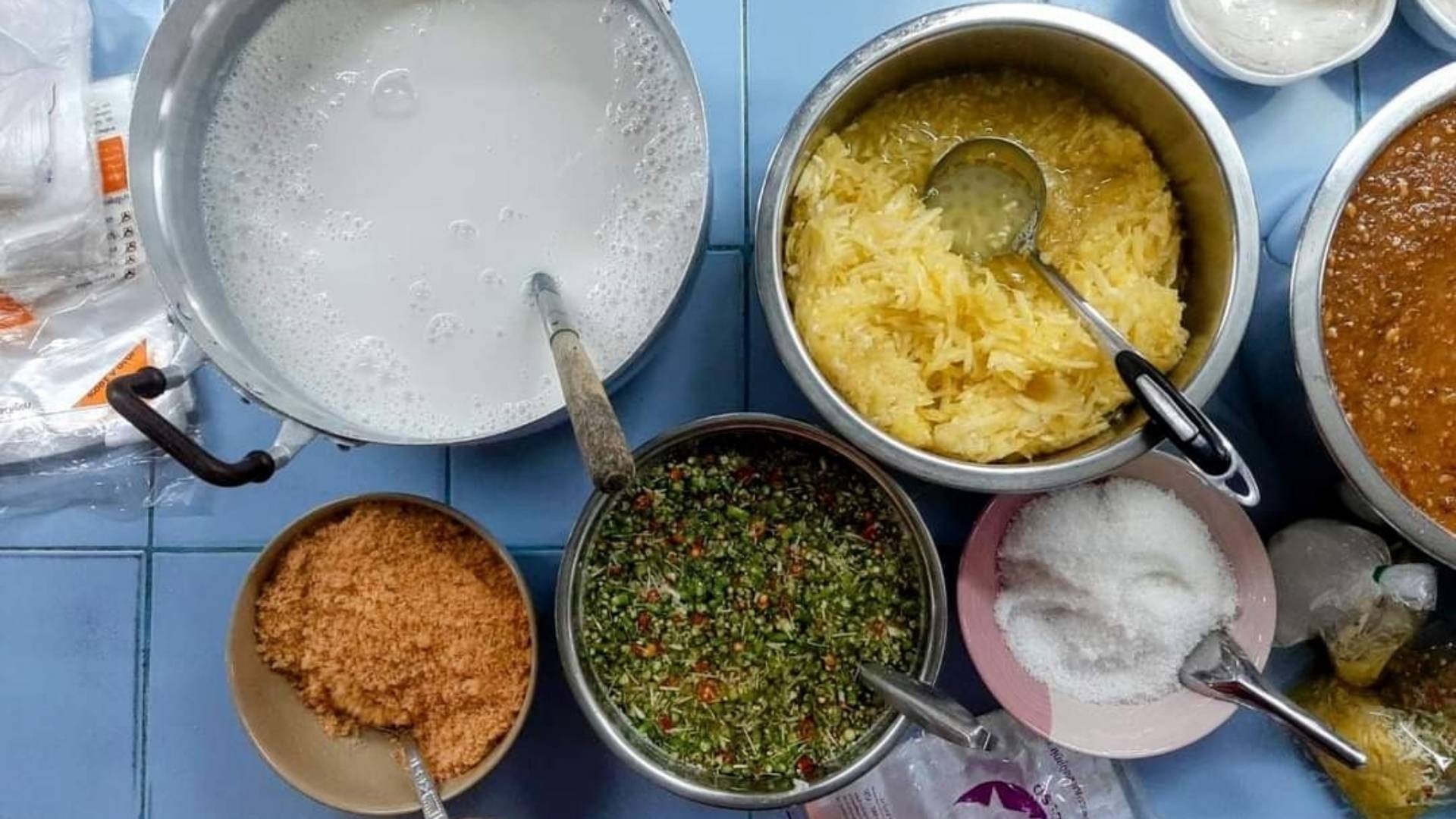 ร้าน ขนมจีนเจ้แอ่ด ตลาดสดบ้านค่าย ไผ่ล้อม รีวิวร้านอาหาร