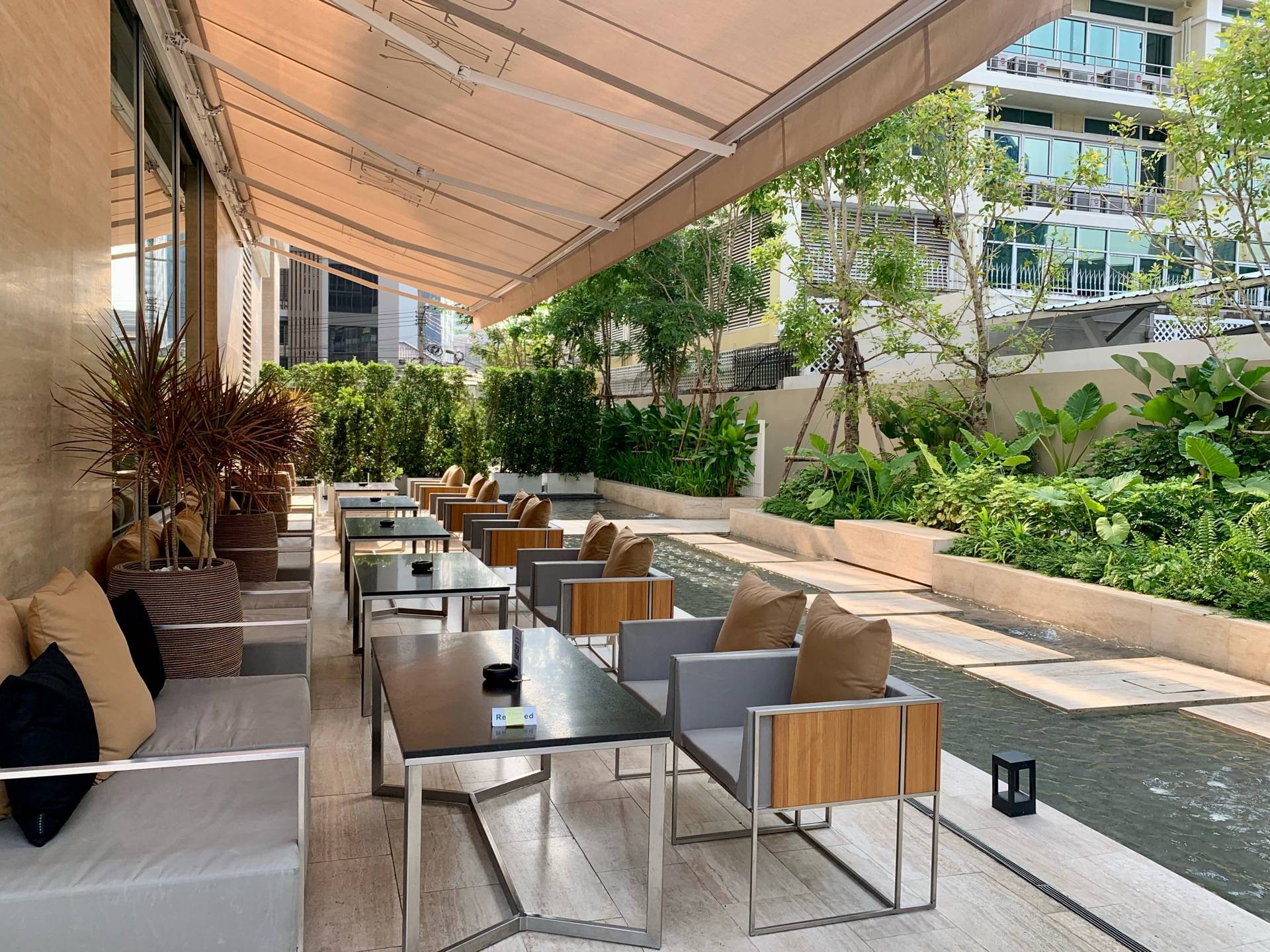 รูป D'ARK The Strand