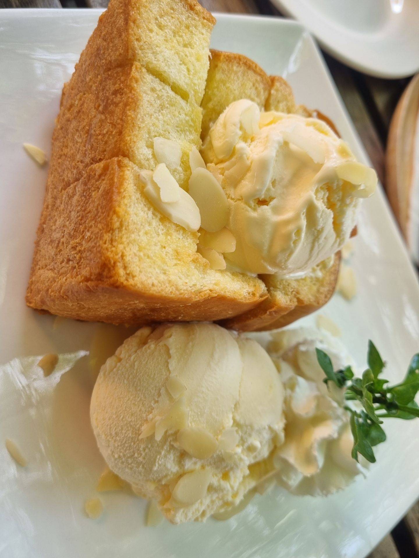 รูป BEHIND BARS (Cafe & Bistro)