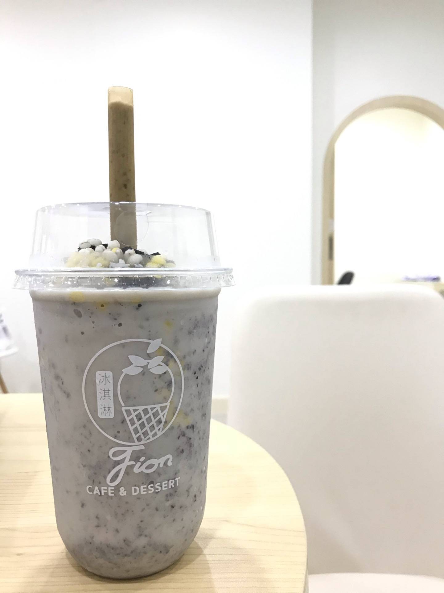 รีวิว Fion Cafe & Dessert - อร่อย ไม่หวานมาก ราคาไม่แพง สั่งกินทุกวัน