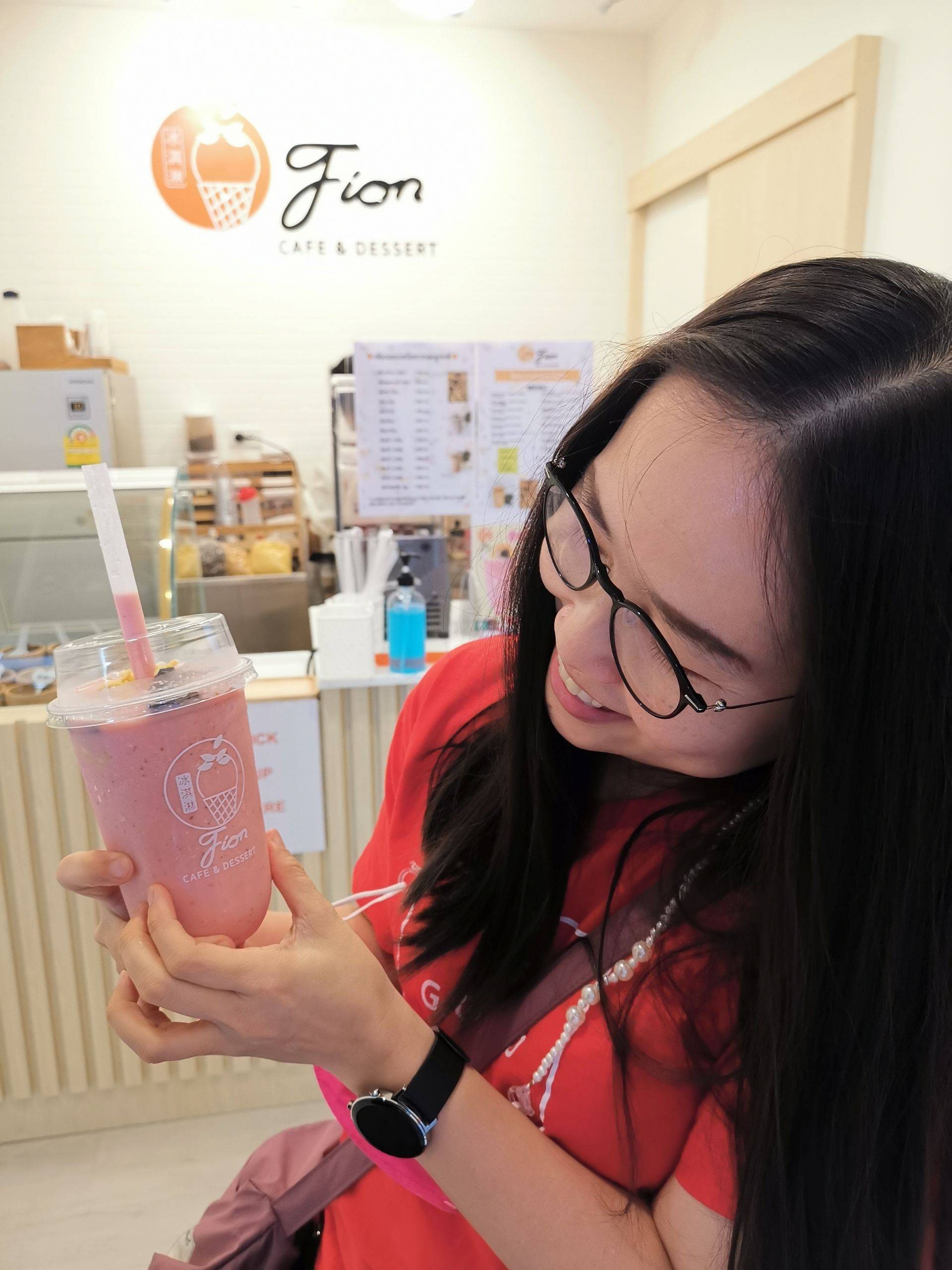 รีวิว Fion Cafe & Dessert - อร่อยน้ำดื่มเพื่อสุขภาพ