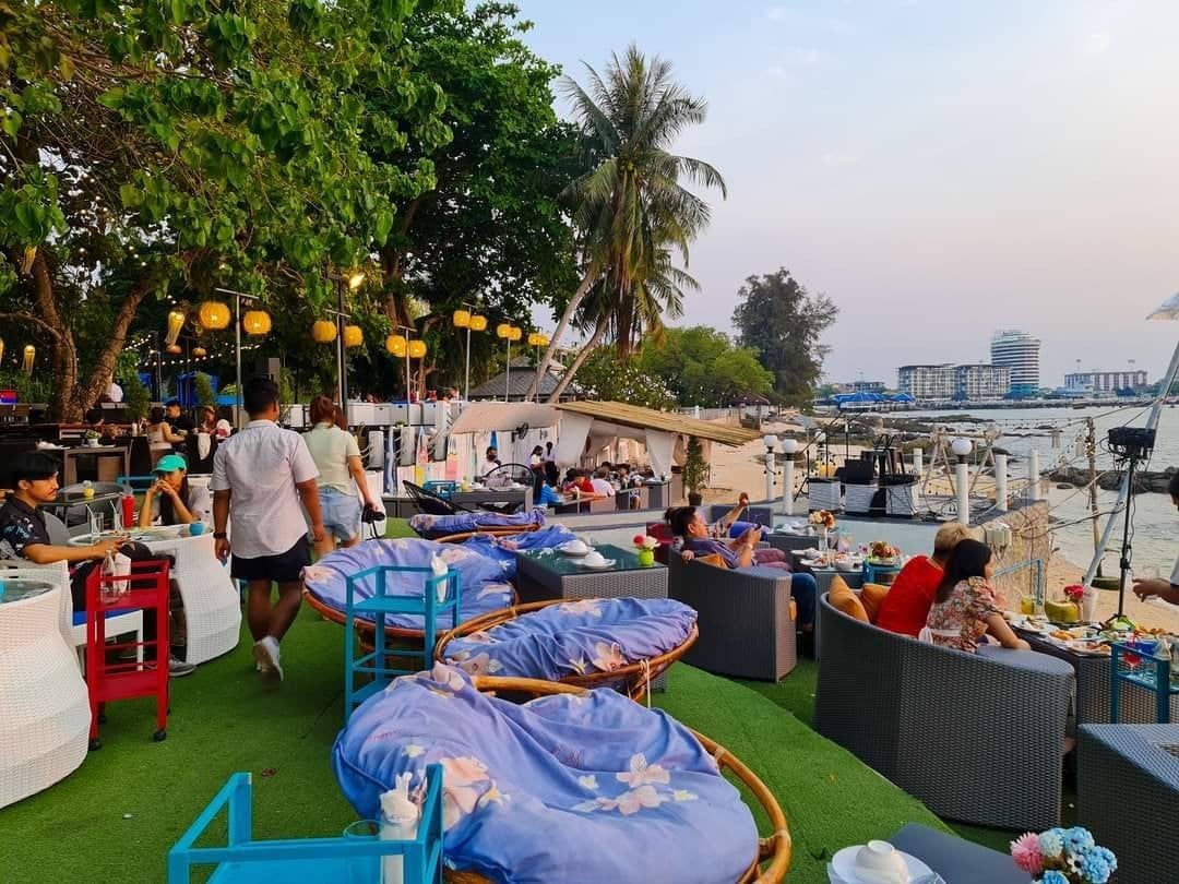 รูป BlueFin Beach Bar & Restaurant - Wongnai