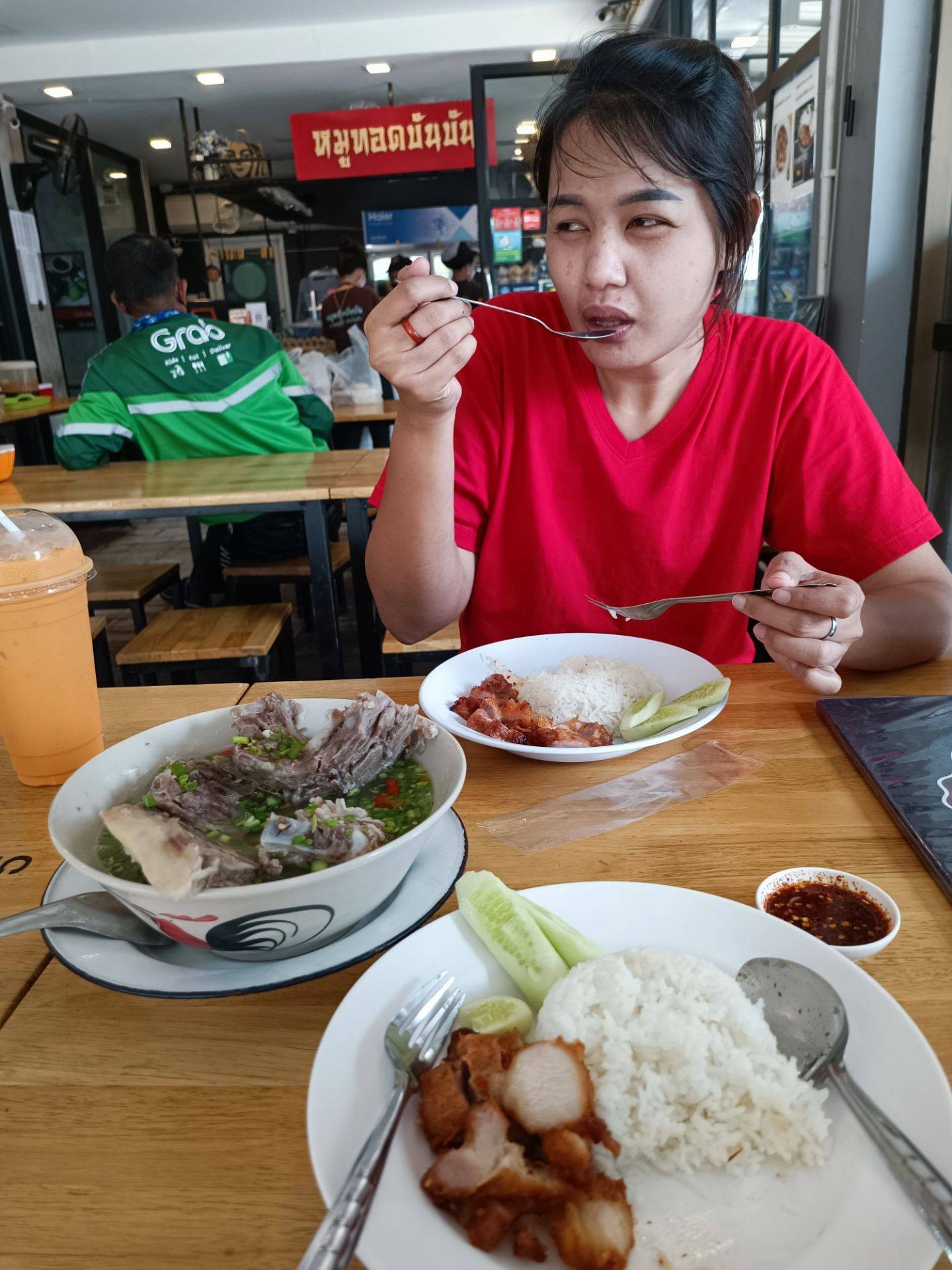 รูป Moo Tod BunBun ซอยรามคำแหง 24