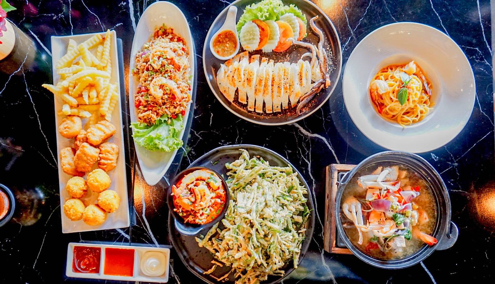 รีวิว ASAP Food & Drinks - เป็นร้านอาหารไทยฟิวชั่น ที่เปิดใจกลางนาค ...