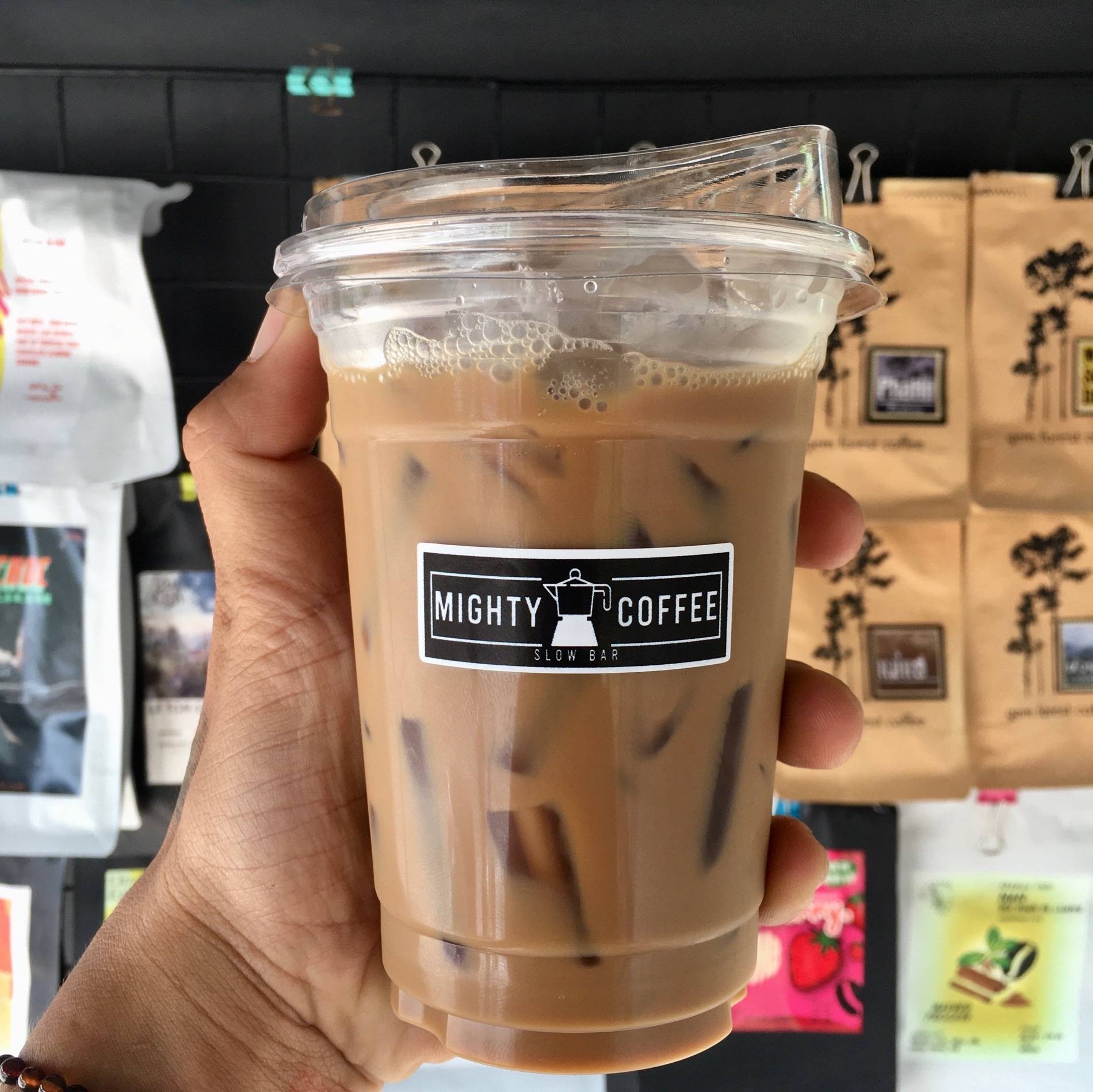 เอสเย็น • image ร้าน Mighty Coffee หลังมหาลัยวงษ์ชวลิตกุล