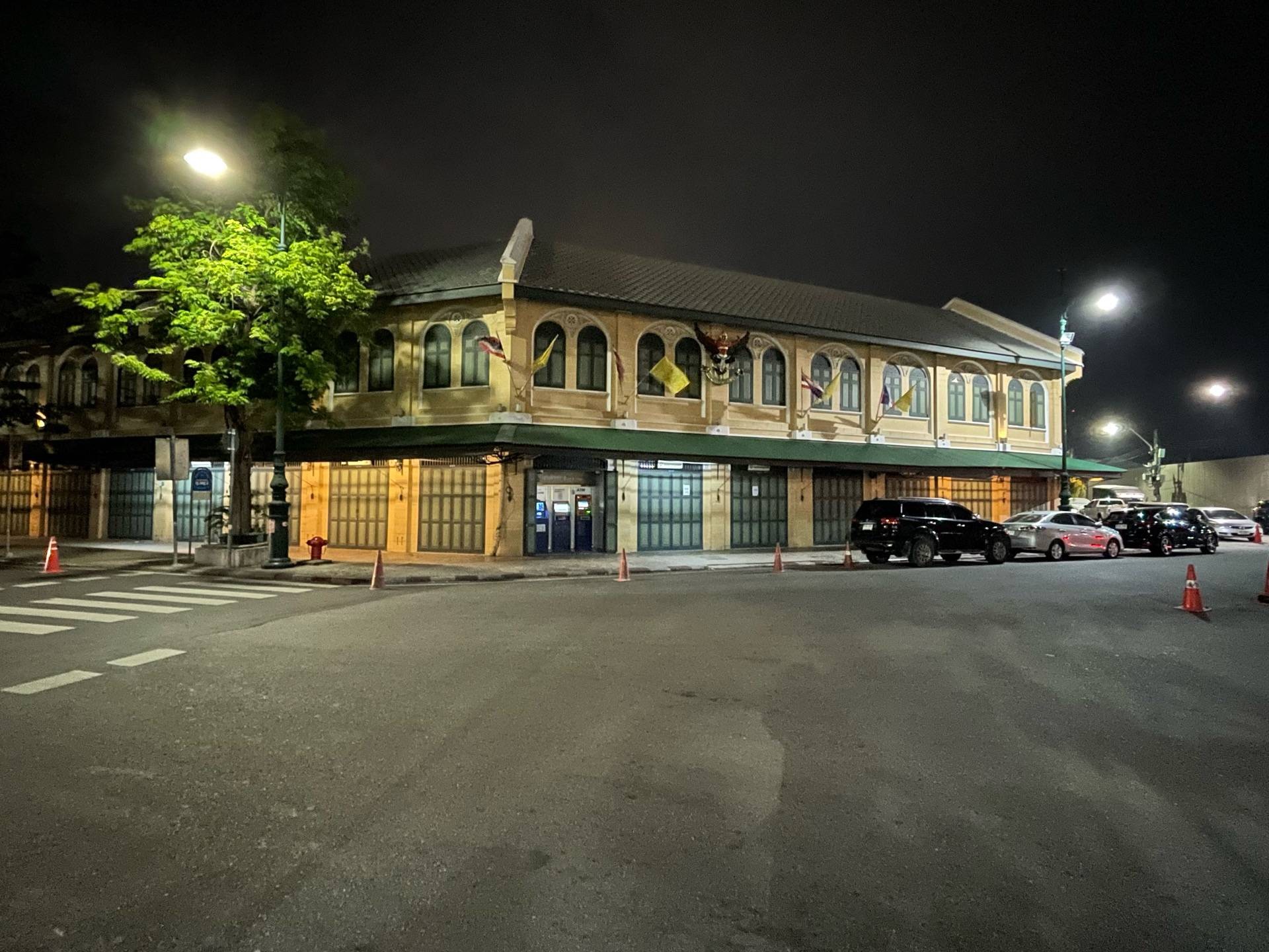 รูป มีเดียมแรร์ ท่าเตียน (Medium Rare ท่าเตียน)