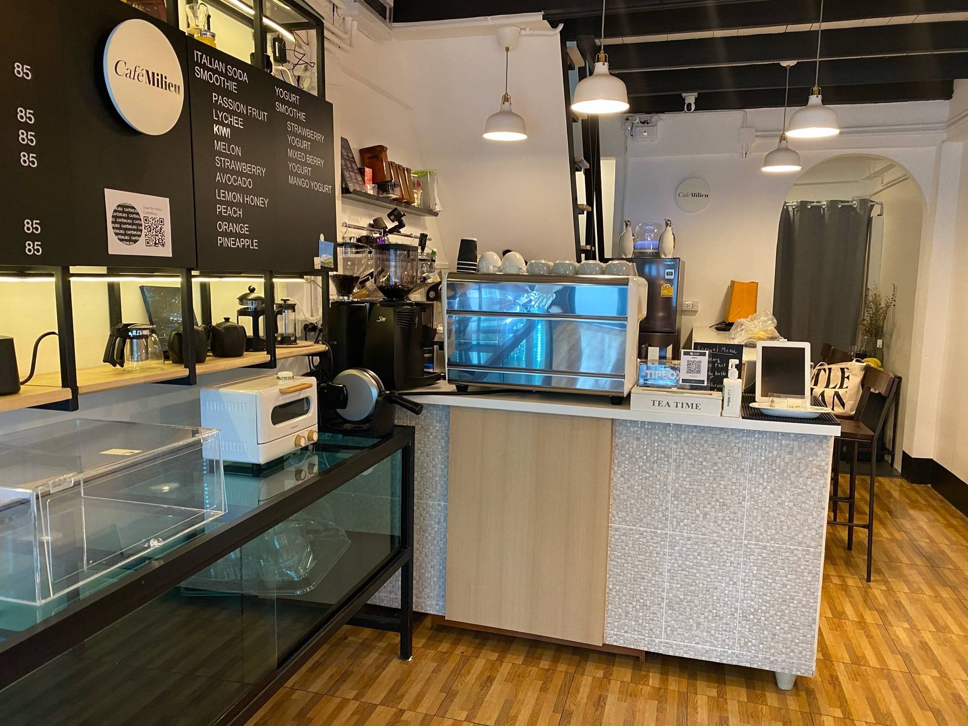 รีวิว CafeMilieu ซอยรุ่งเรือง - ร้าน cafe Milieu นั่งทำงานได้ ติดMrt