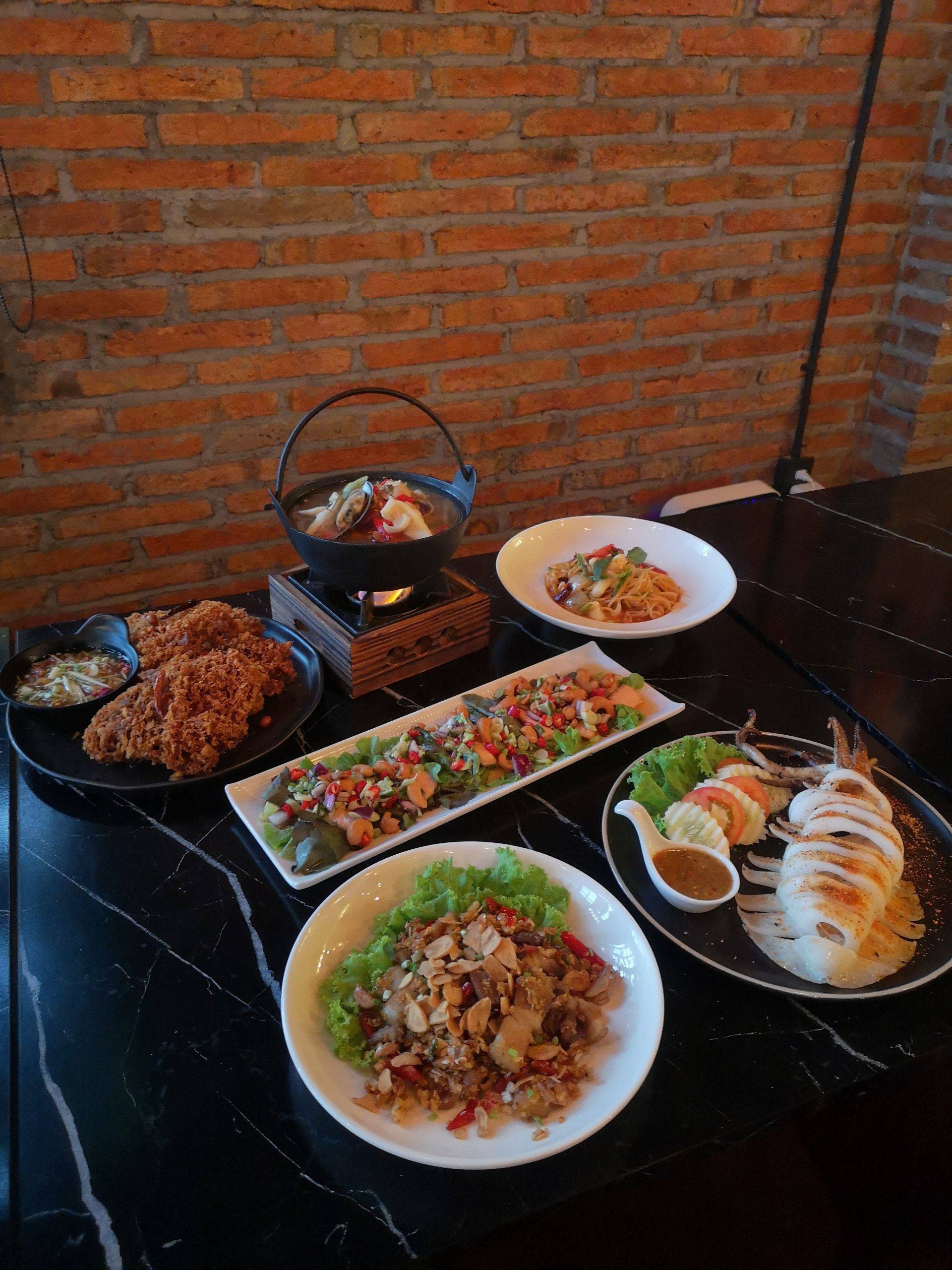 รีวิว ASAP Food & Drinks - อาหารไทยแนวฟิวชั่น กับบรรยากาศน่านั่ง