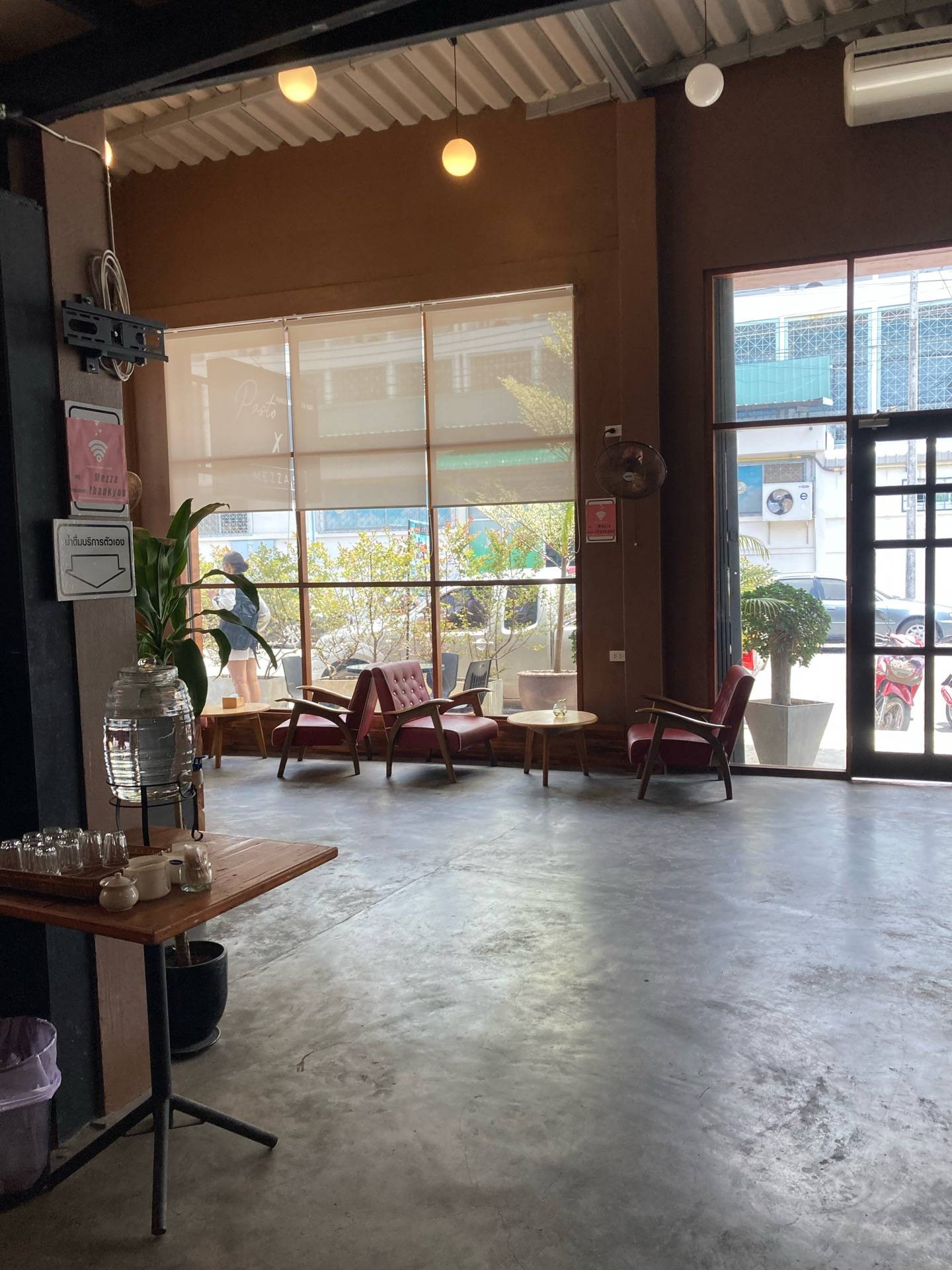 รีวิว Mezza Cafe - ร้านคาเฟ่ดูดีนั่งได้ของหวานอร่อย